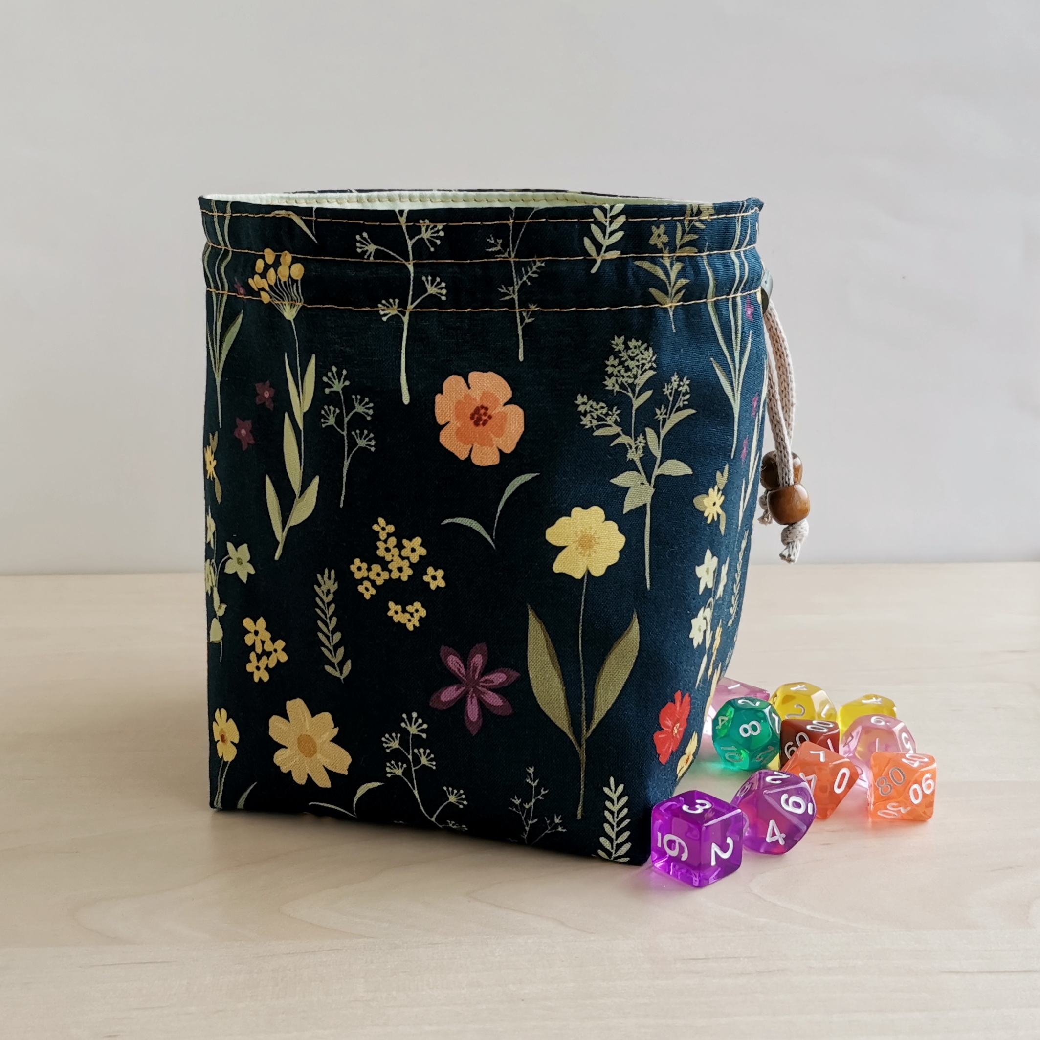 Large dice bag with pockets for 150-200 dice Wild flowers - Inspire Uplift