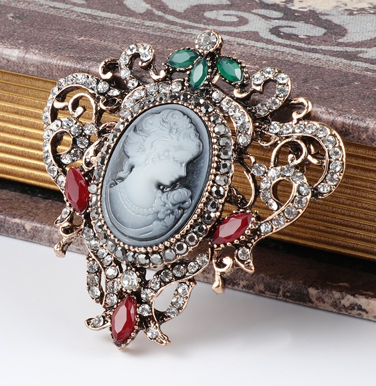 Vintage Cameo Brooch ,Vintage Brooch, Crystal Brooch, Classi | Inspire ...
