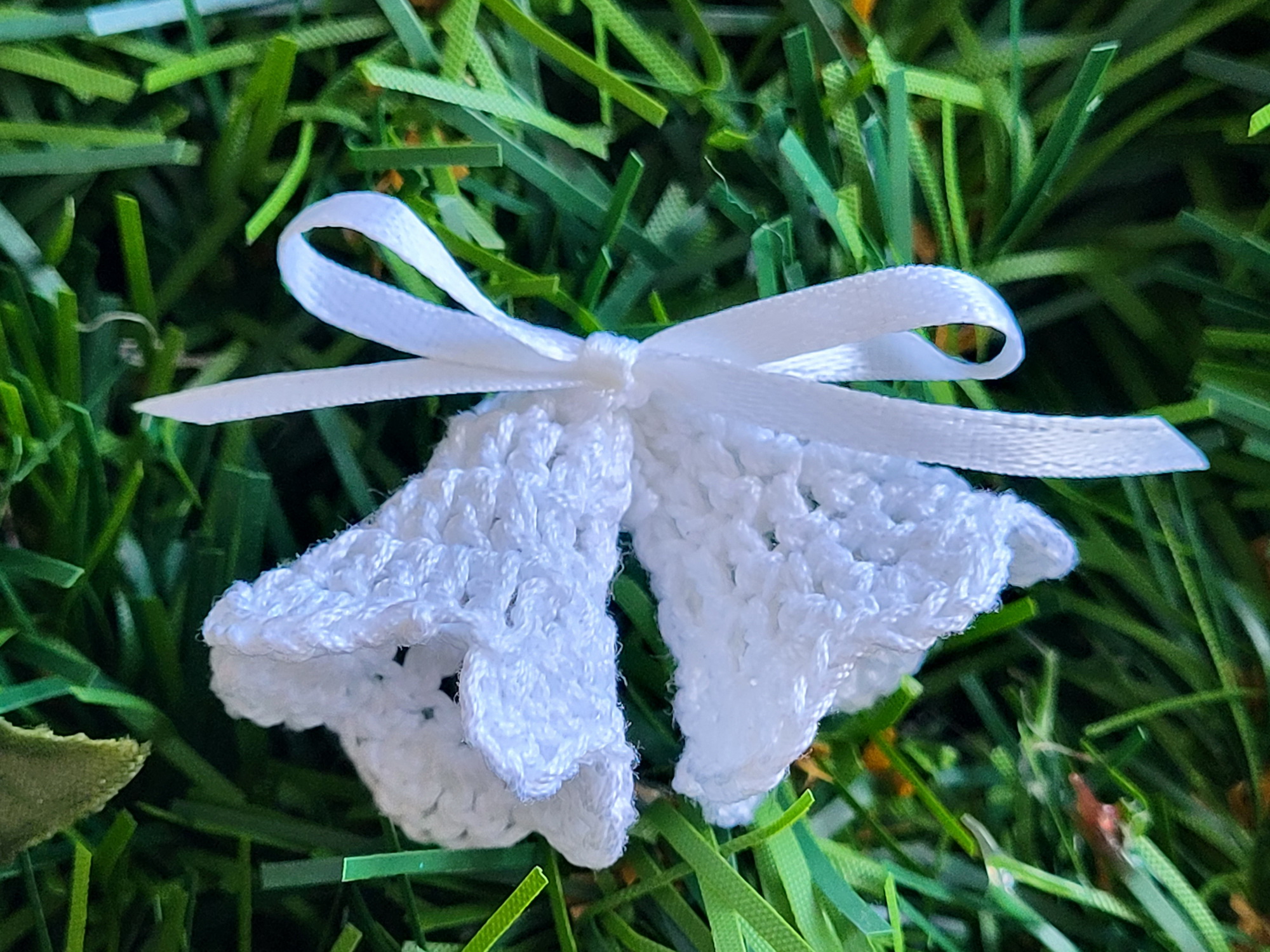 Crochet Christmas Bells pattern, easy crochet tutorial for C | Inspire ...