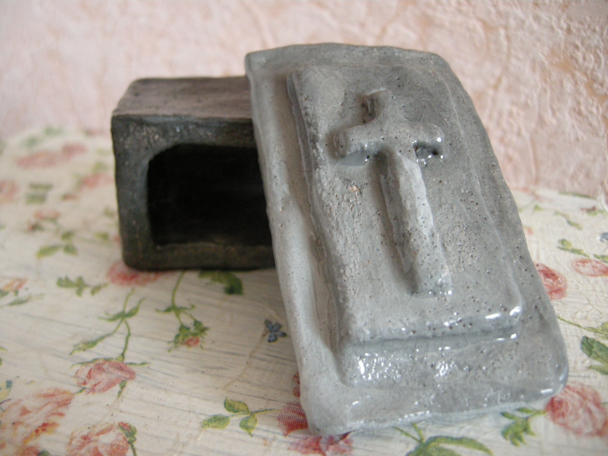 Ceramic coffin grave stones Cross . Fish tank decor | Inspire Uplift
