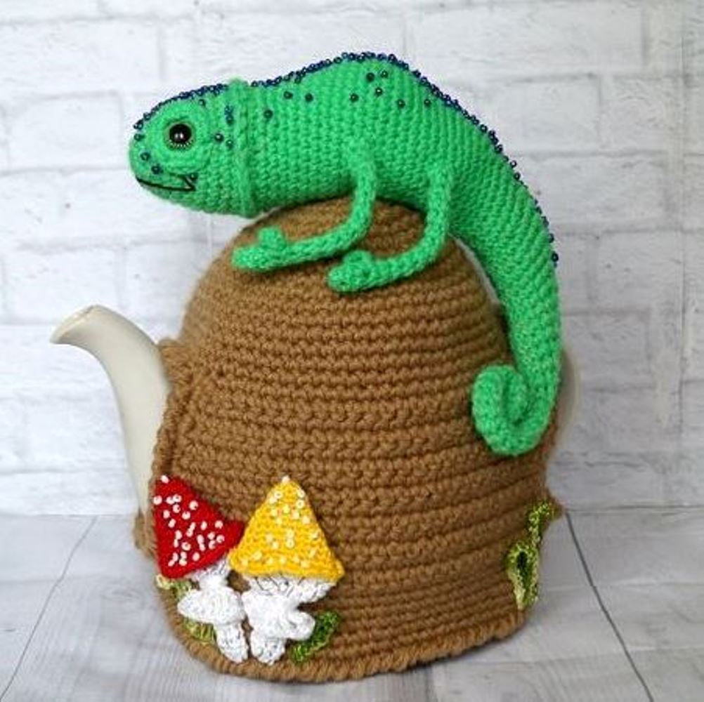 tea cosy chameleon, crochet Green Chameleon, tea cozy, chame - Inspire ...