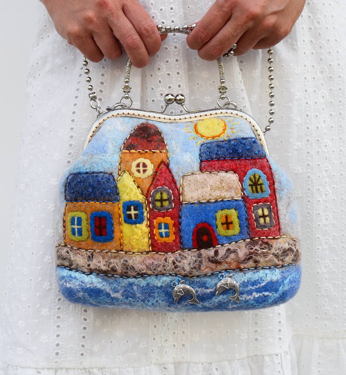 Felt handbag with houses - Inspire Uplift