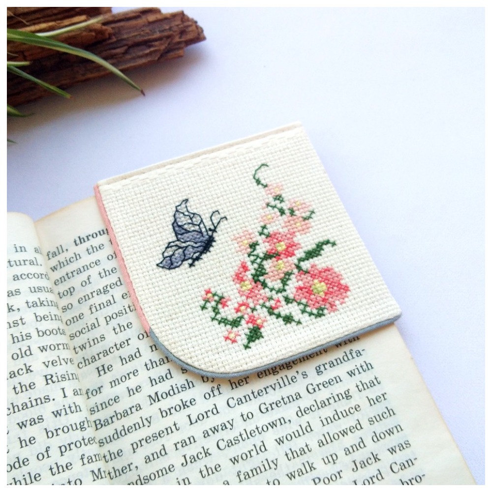 Bookmark for women personalized, corner bookmark with flower | Inspire ...