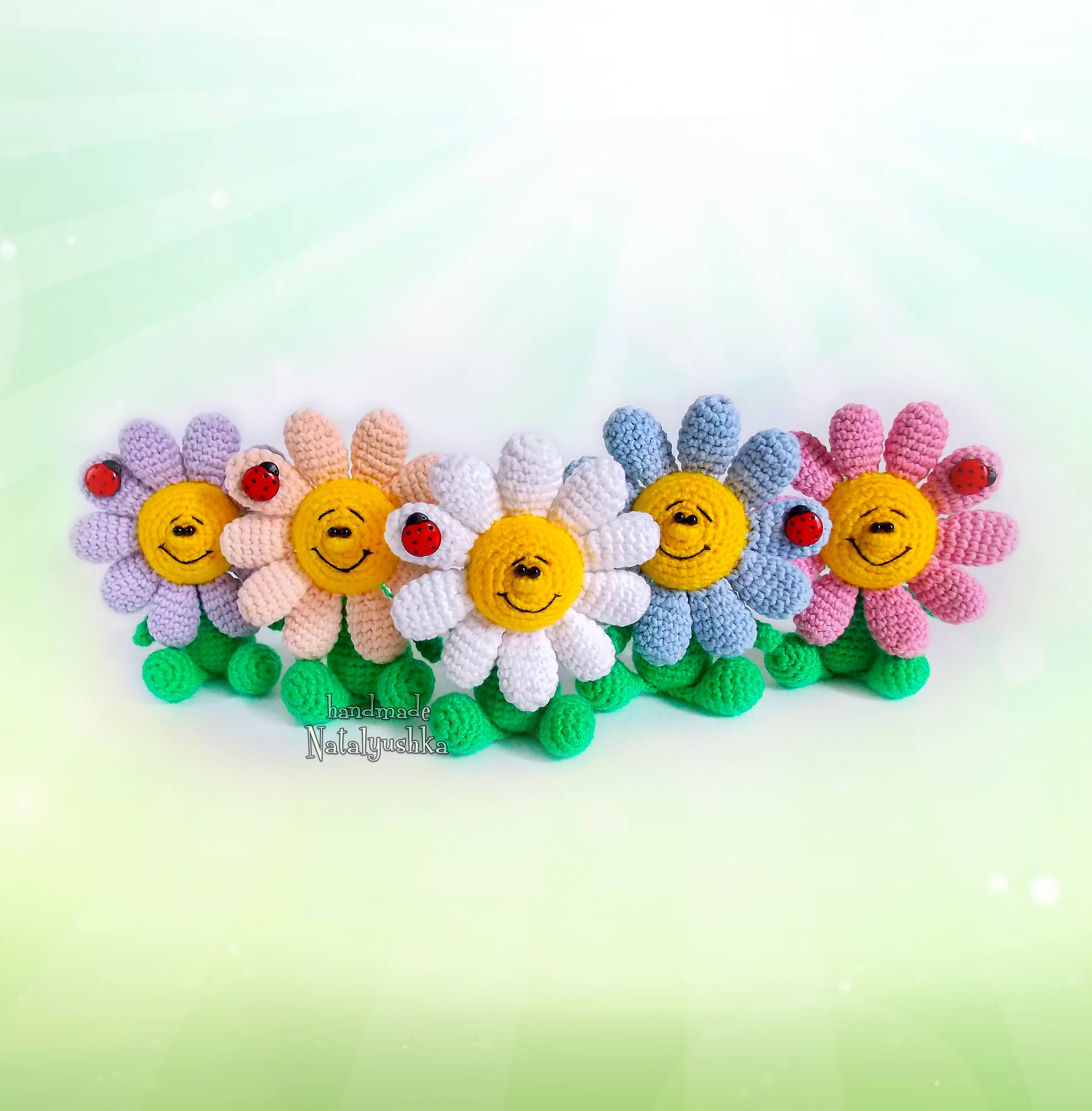 Smiling Flower Chamomile, Summer Flower, Multicolored Daisy, - Inspire ...