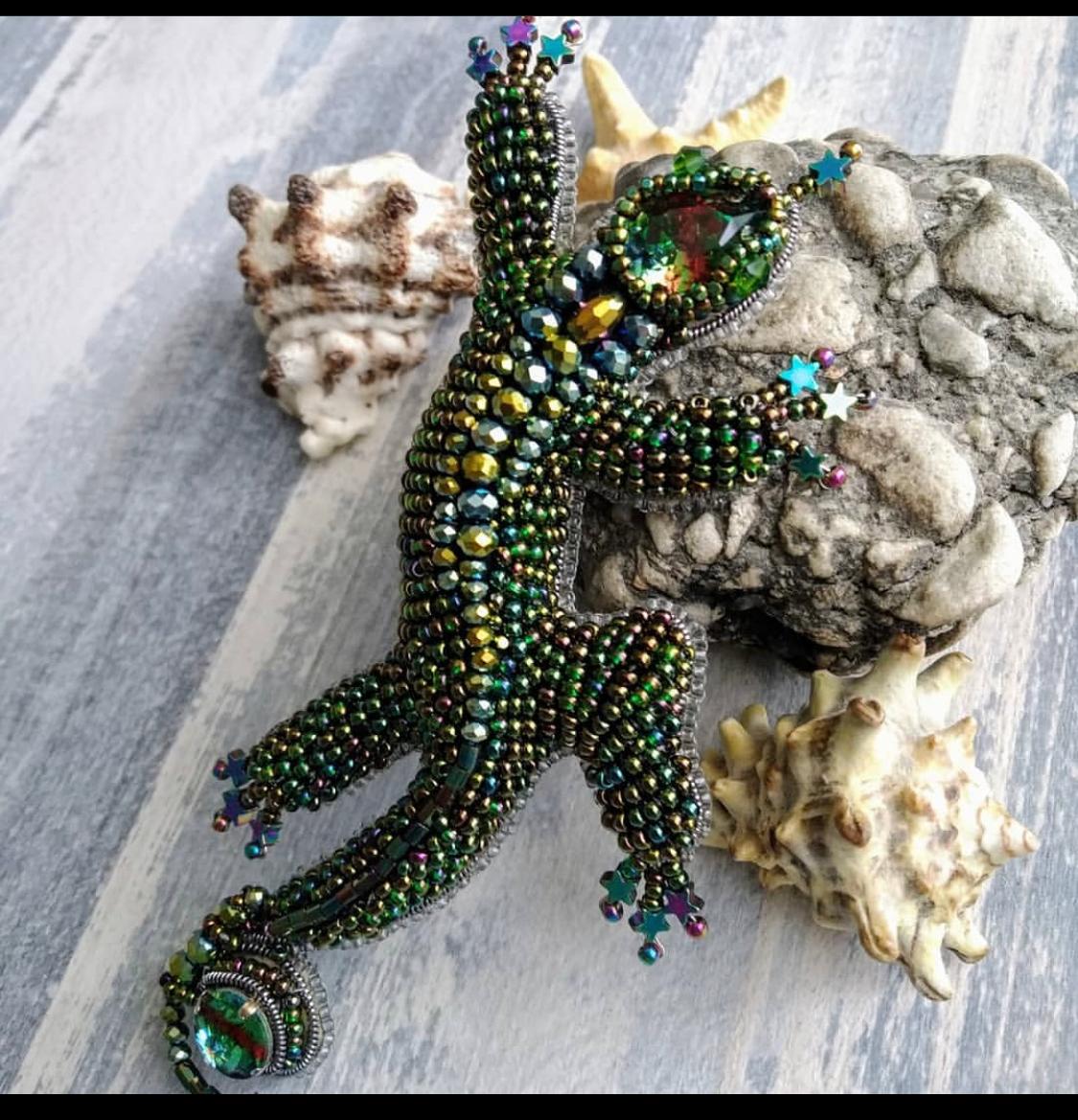 Handmade 3D beaded brooch green lizard, salamander brooch | Inspire Uplift