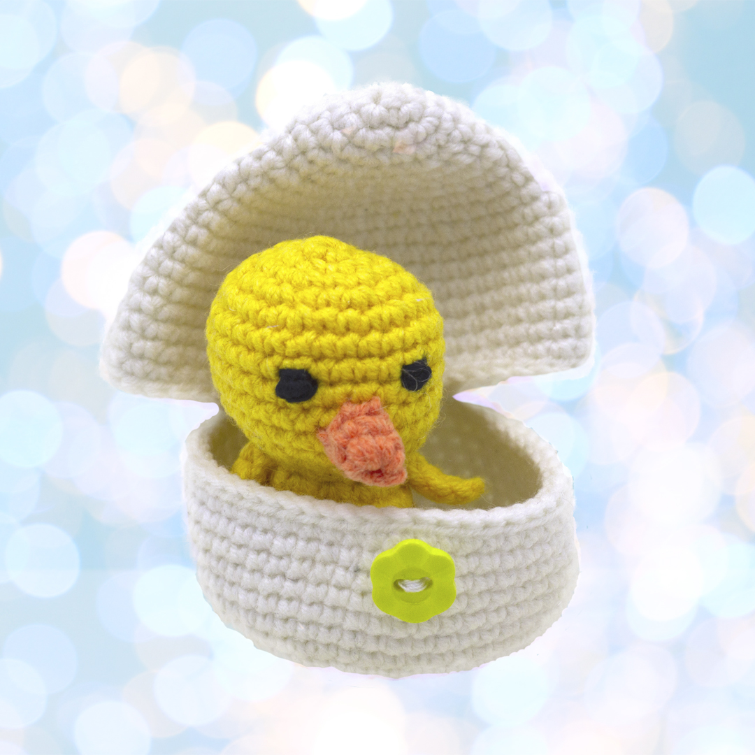 Mini chicken, cute baby chick in egg, egg surprise, baby chi | Inspire ...