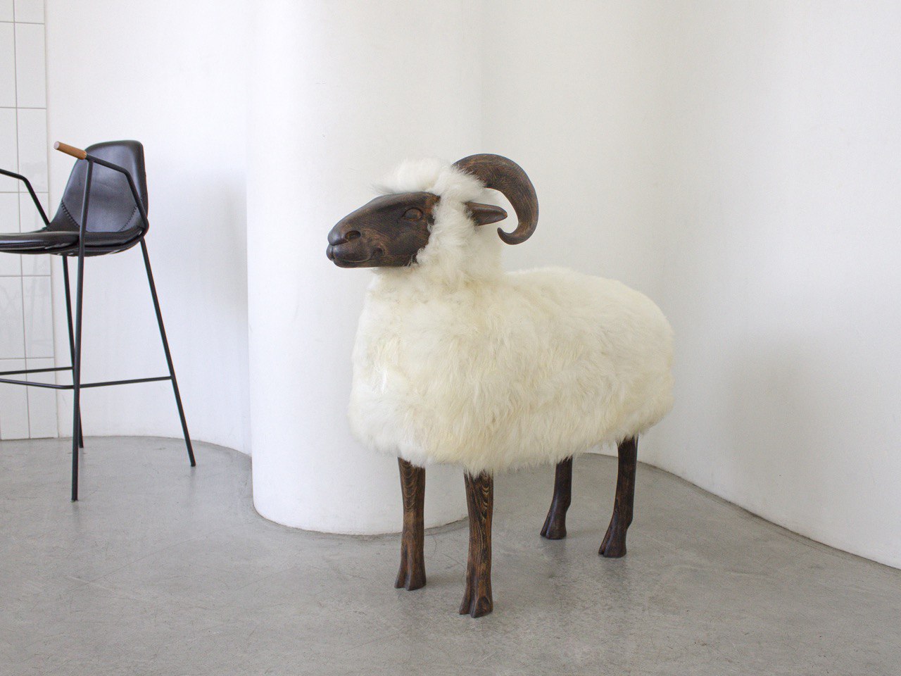 Big life-size Ram lamb chair in Lalanne style. Interior stat - Inspire ...