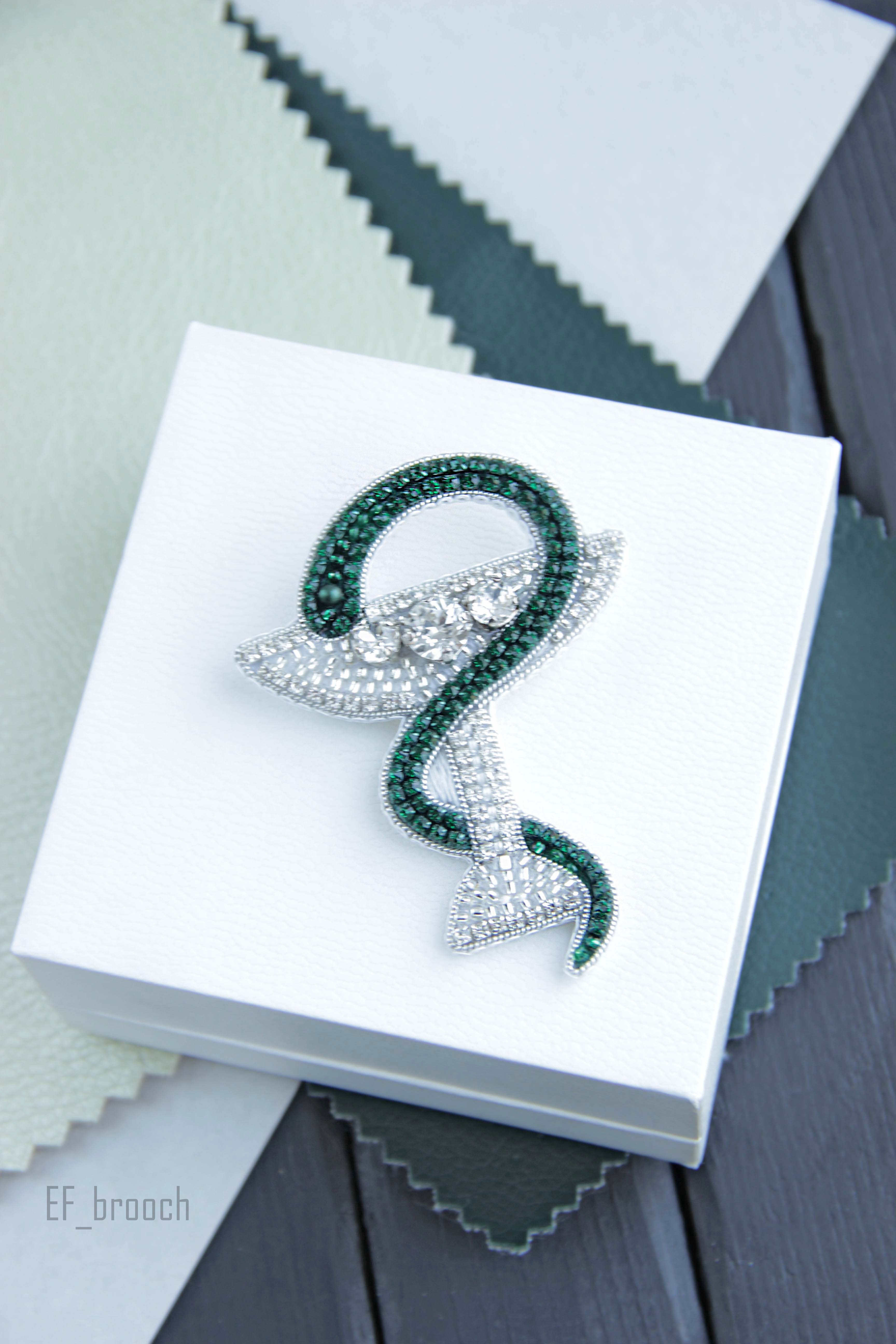 Snake Brooch Present for Doctor Beaded snake brooch - Inspire Uplift