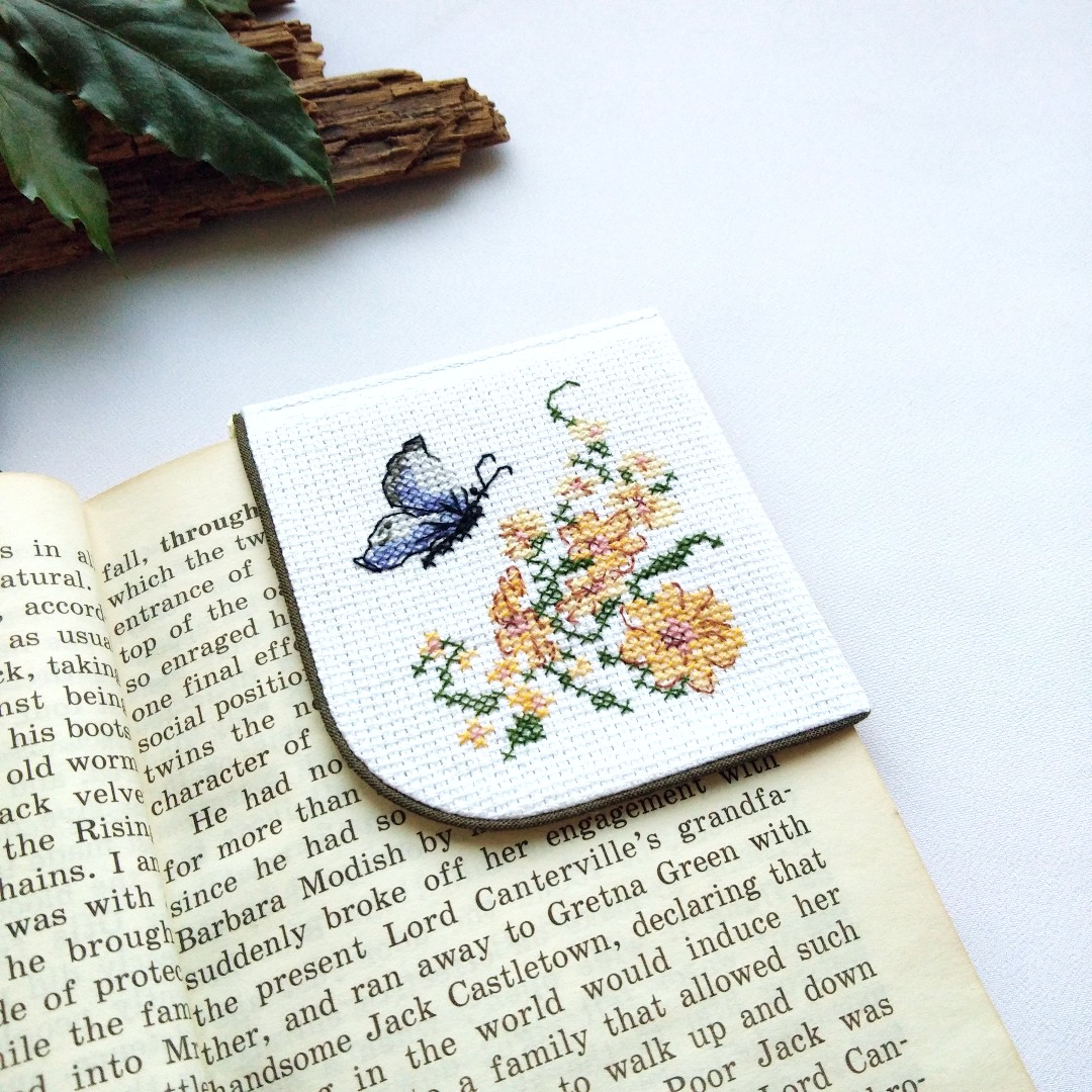 Handmade corner bookmark with butterfly and doronikum flower - Inspire ...