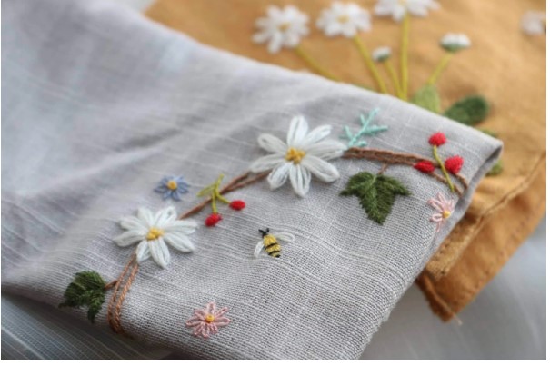 Hand-embroidered scarves with chrysanthemum motifs, handmade | Inspire ...