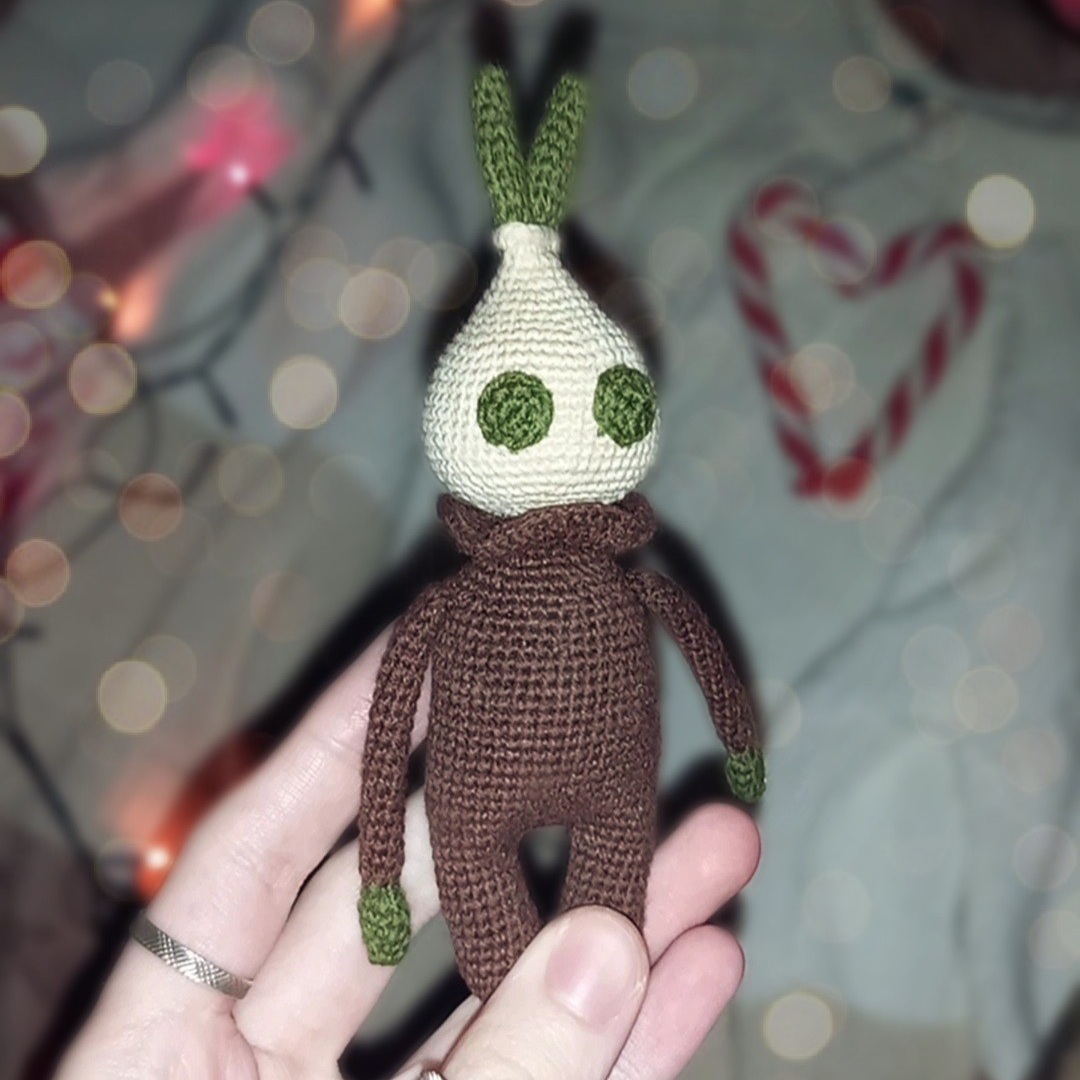Onion Creepy Crochet Amigurumi Pattern | Inspire Uplift