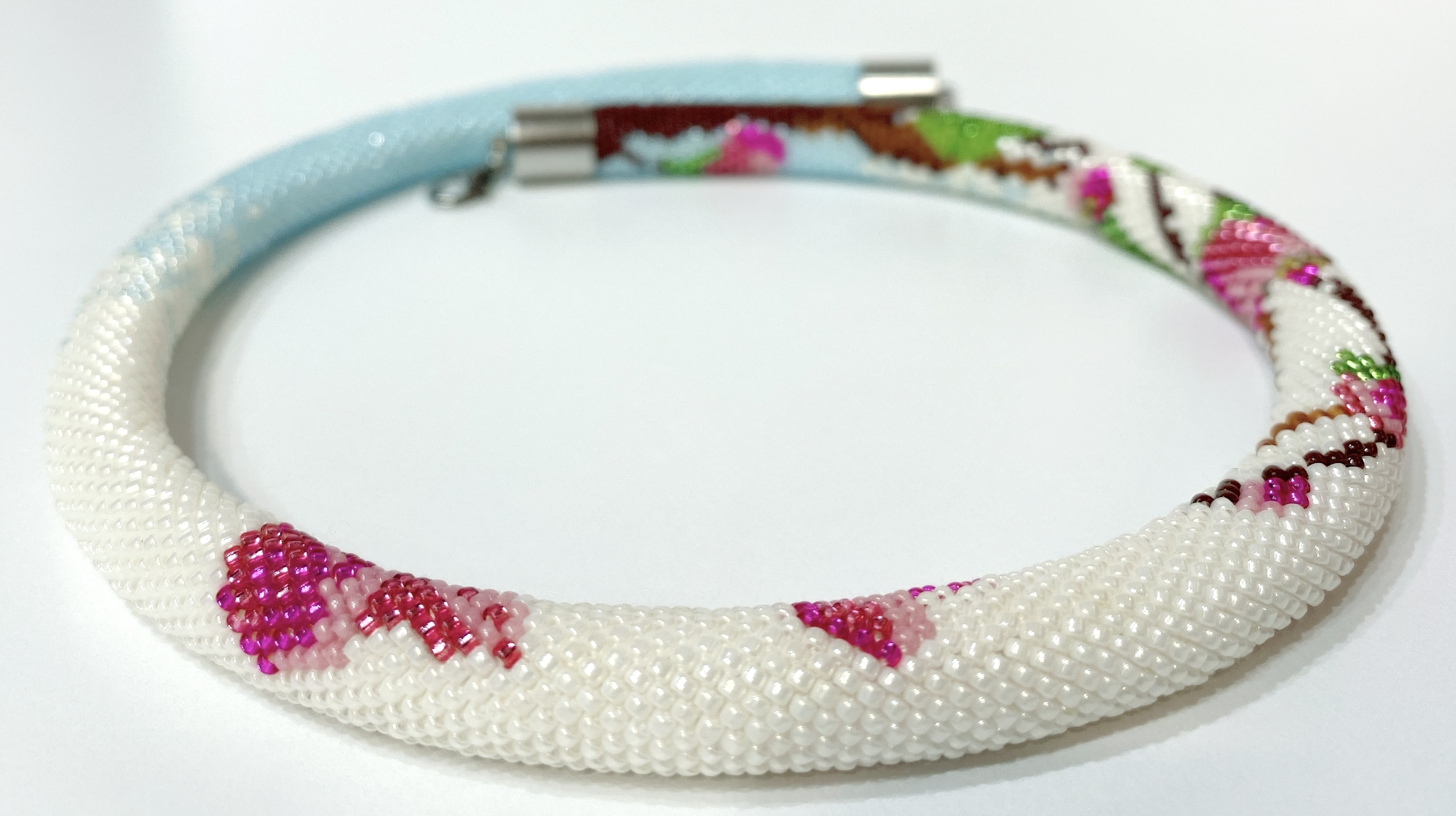 Handmade seed bead necklace - Flower necklace - Inspire Uplift