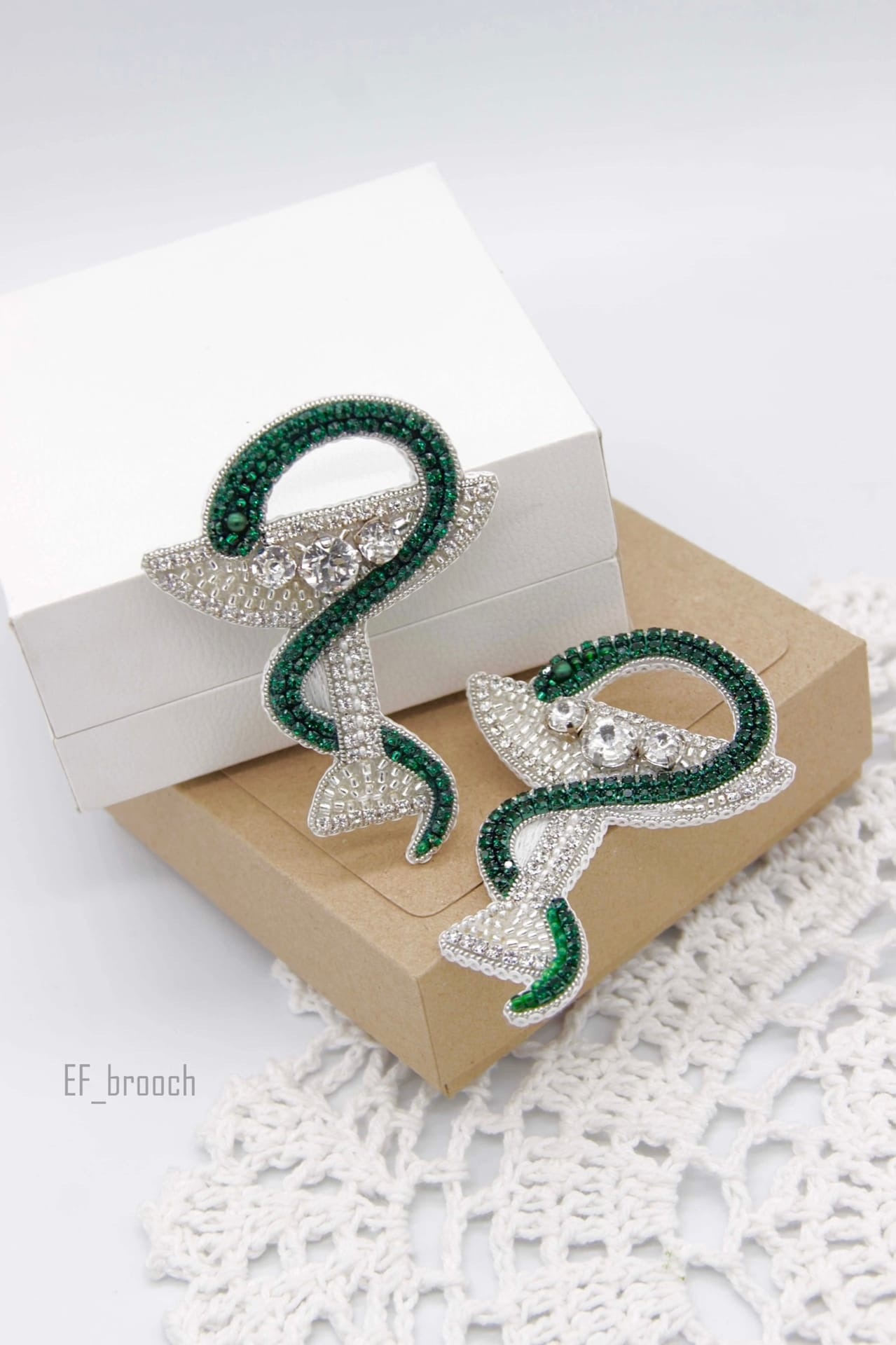 Snake Brooch Present for Doctor Beaded snake brooch - Inspire Uplift