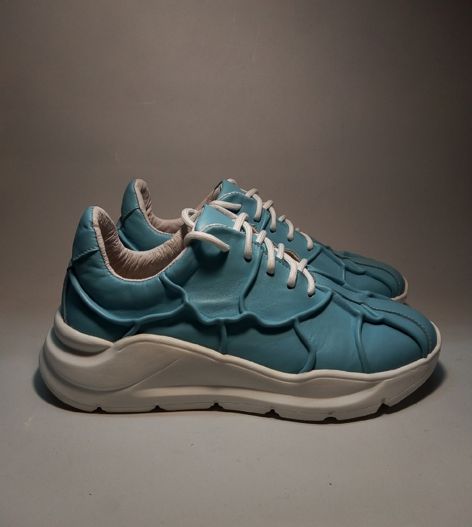 FERZ sneakers | Inspire Uplift