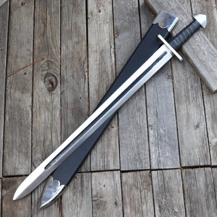 Secrecy on High Dual Tone Medieval Sword - Functioning Repli | Inspire ...