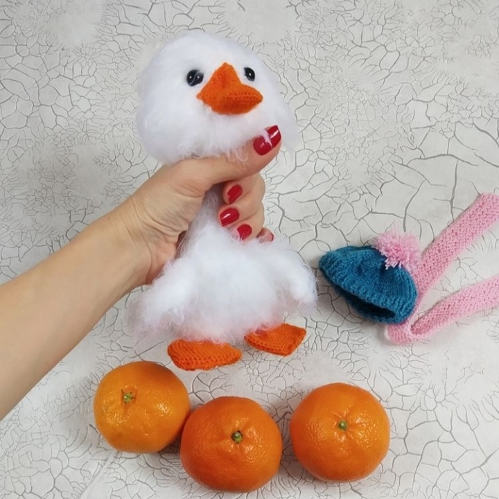 White stuffed duckling with bendable feet, plush fluffy goos | Inspire ...