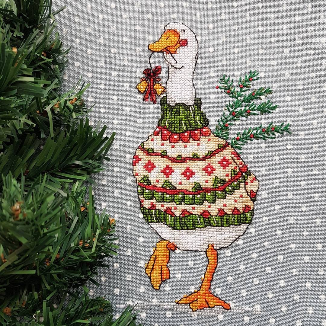 Holiday comes. Cross stitch pattern pdf & css | Inspire Uplift