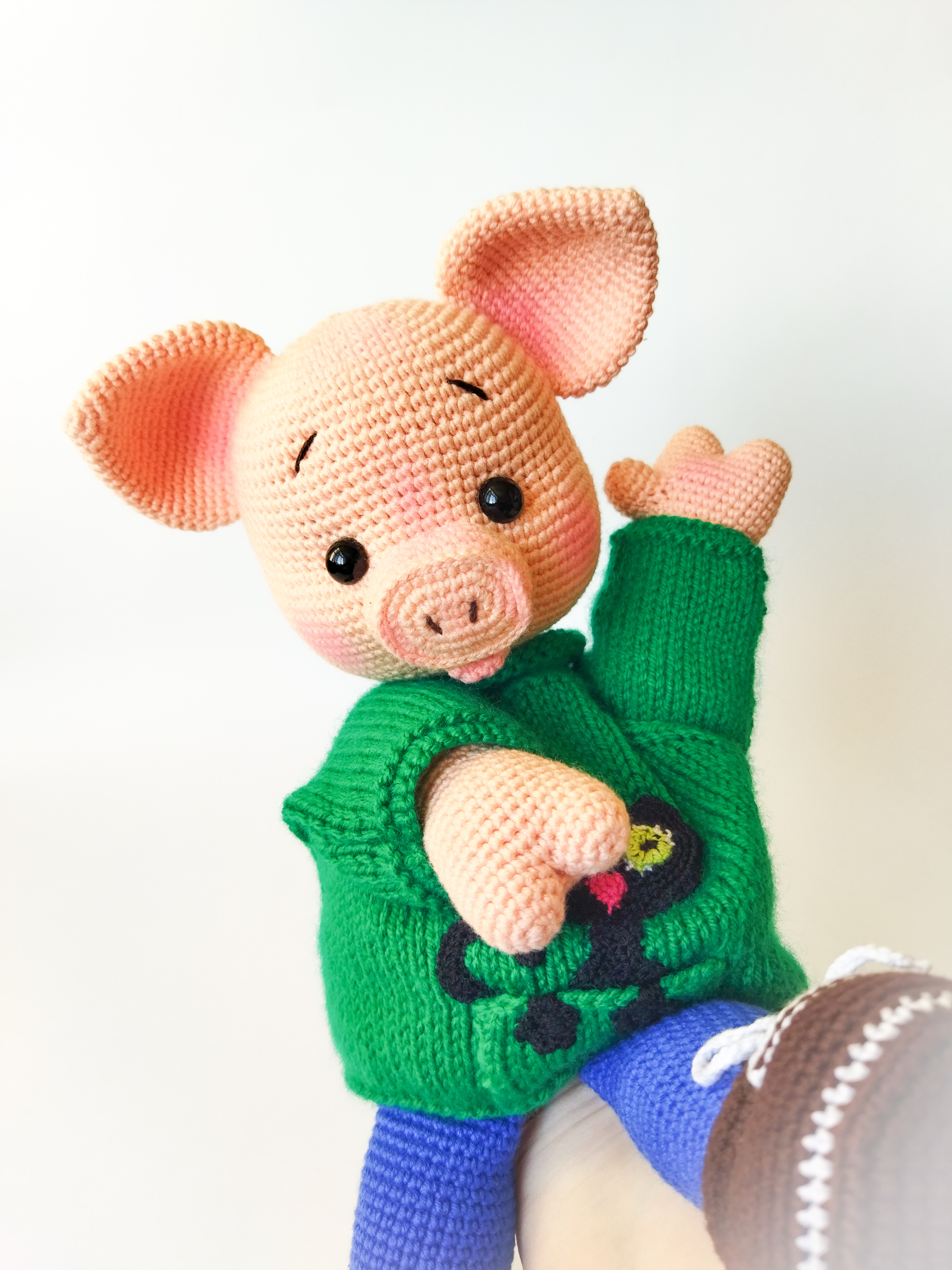 Puppet theater. Glove toy piglet. Doll glove animal on hand | Inspire ...
