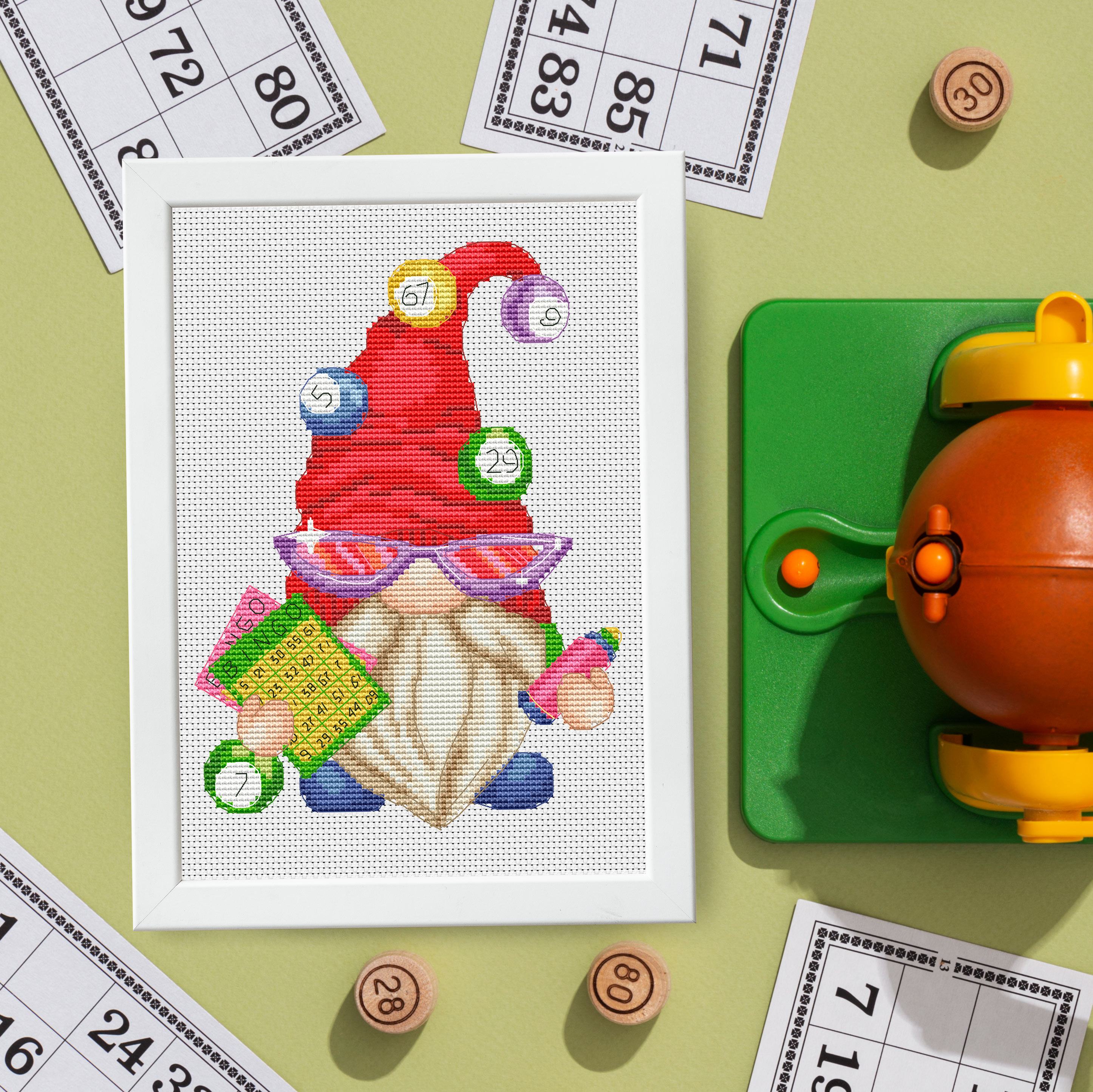 Bingo gnome, Cross stitch pattern, Modern cross stitch, Gnom | Inspire ...