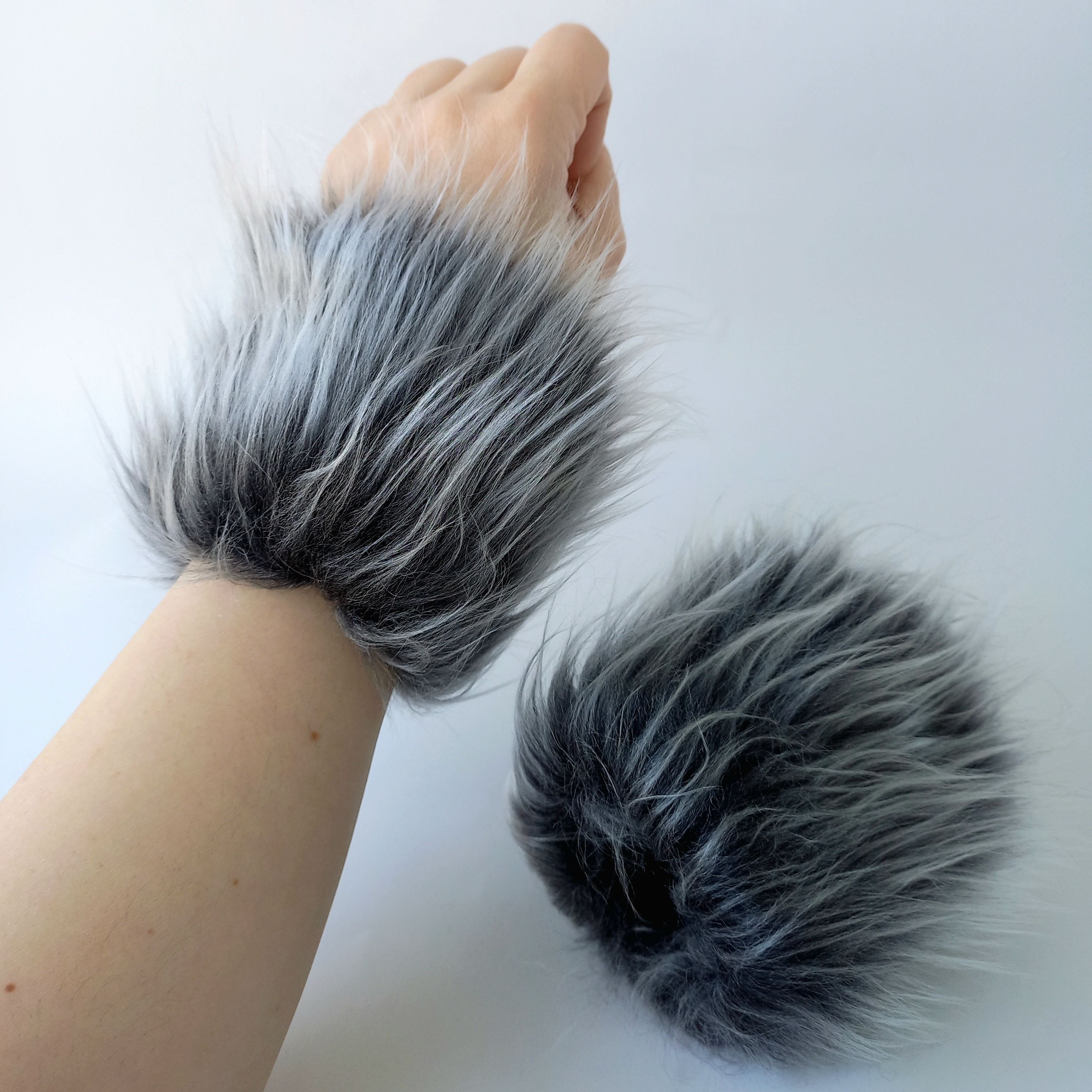 Wrist cuffs in faux wolf fur. Grey-black cuffs for the wolf - Inspire ...