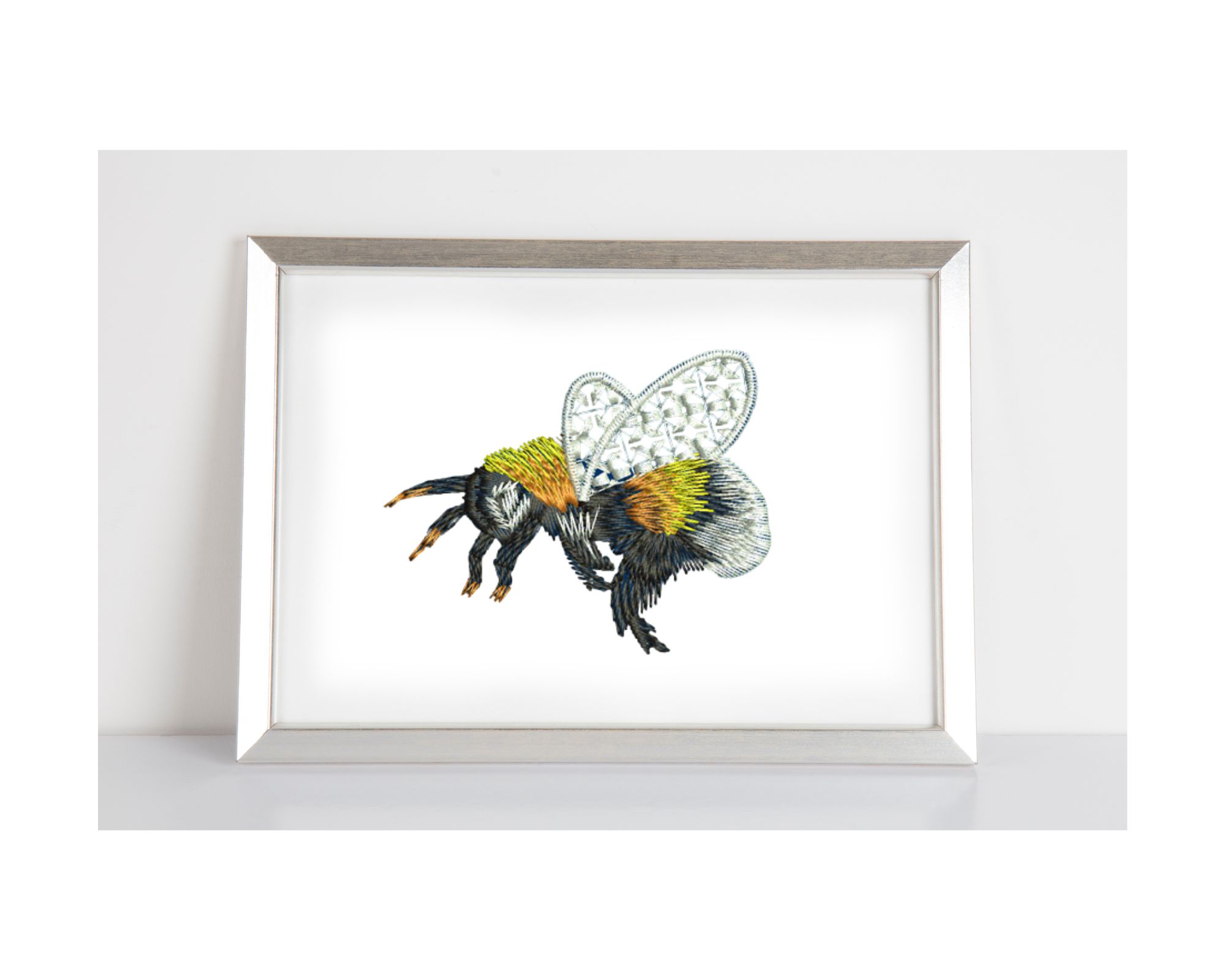 Bee embroidery design - Inspire Uplift