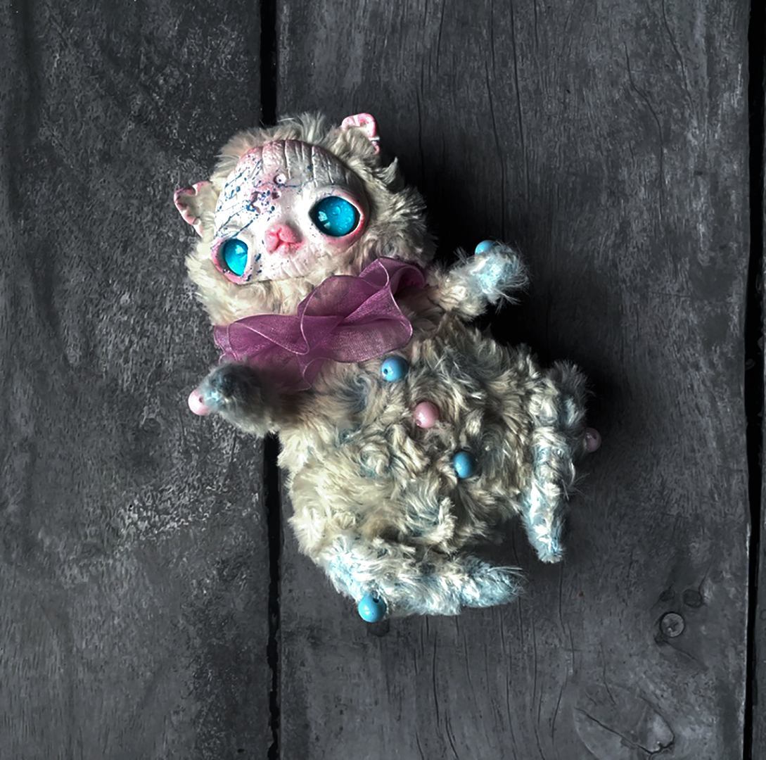 Wite cat for Wwl - Inspire Uplift