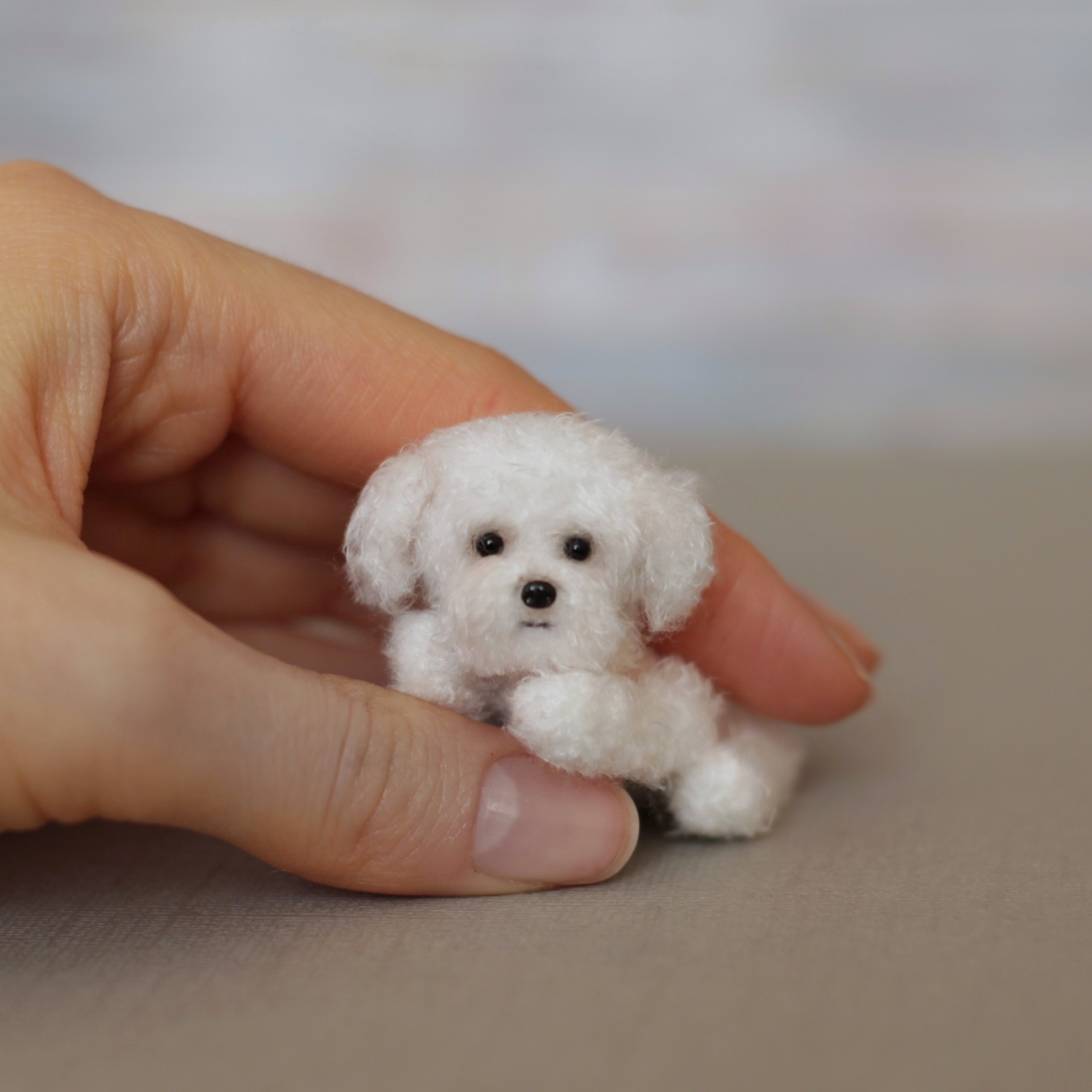 Miniature white puppy, Miniature fluffy dog, Dollhouse minia - Inspire ...