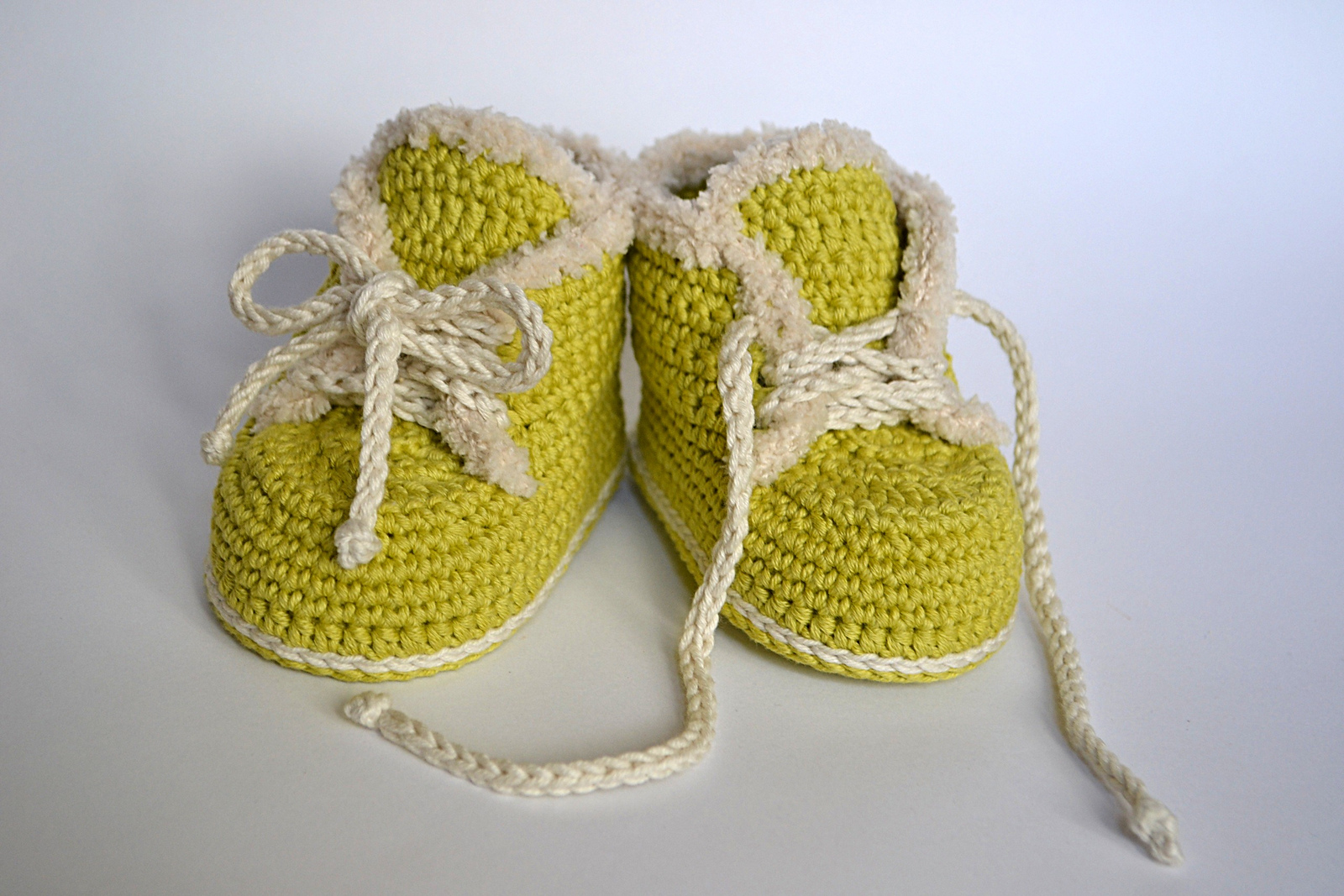 Baby High Tops Crochet pattern for 1 - 3 month | Inspire Uplift