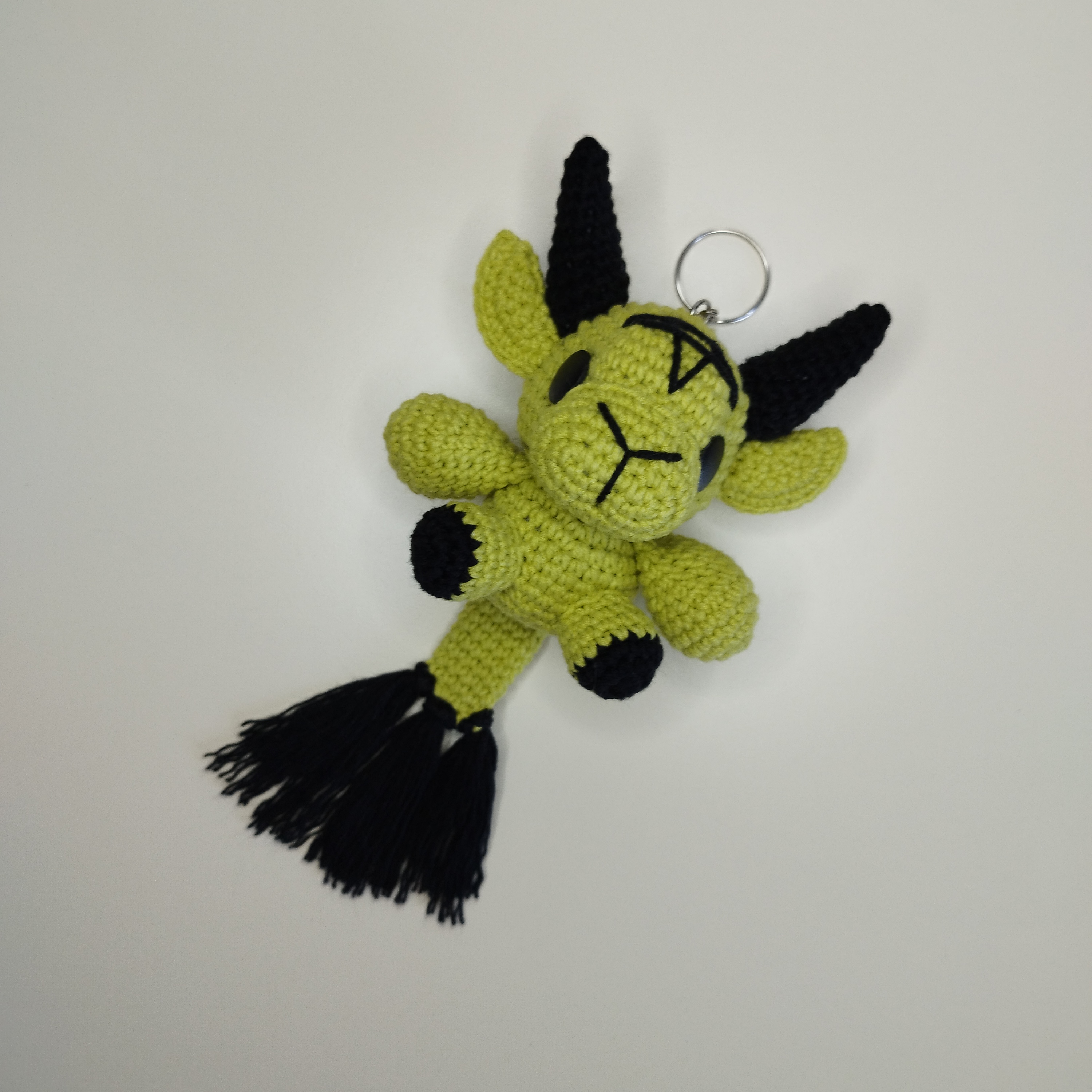 Baphomet keychain, Bag charm, Goat, Kawaii anime, Stuff keyc | Inspire ...
