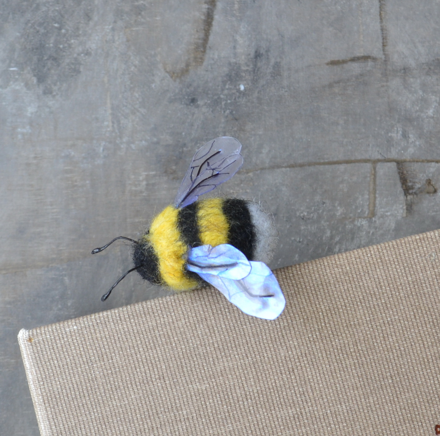 Bumblebee 3d bookmark Needle felted wool bee replica Bumbleb - Inspire ...