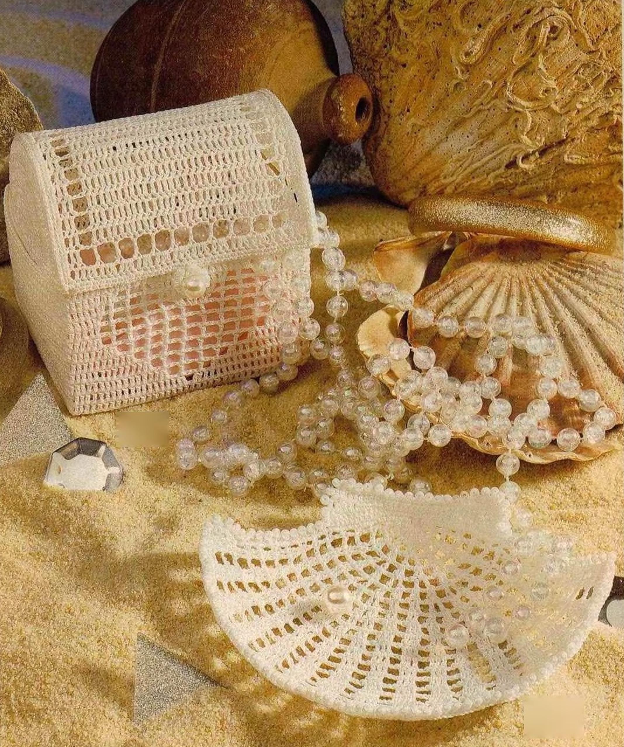 Crochet petite Trinket Chest and Scallop Shell diagram - Dig | Inspire ...