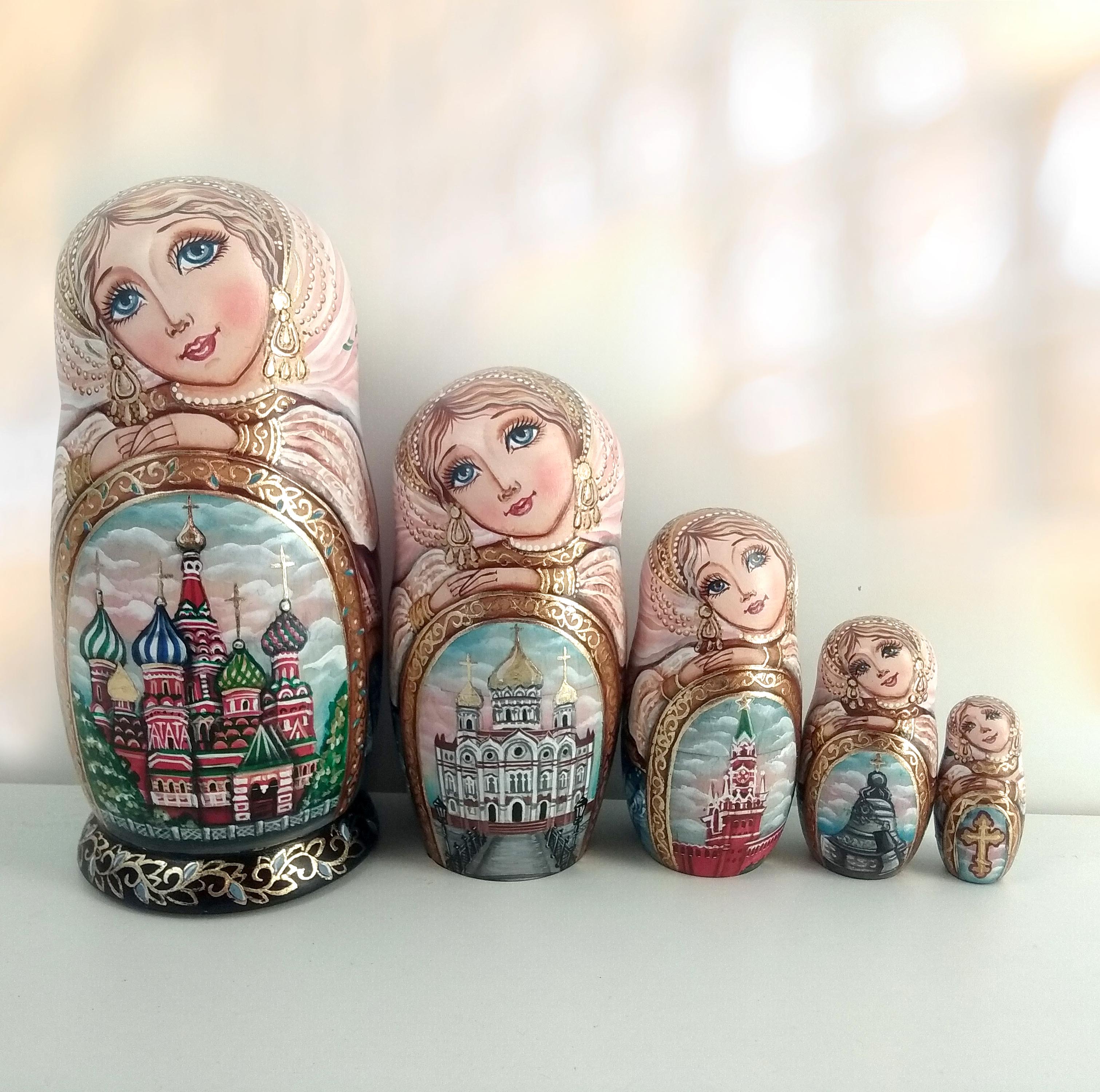 Russian Wooden Doll Matryoshka Moscow. Nesting Doll 5 pes. - Inspire Uplift