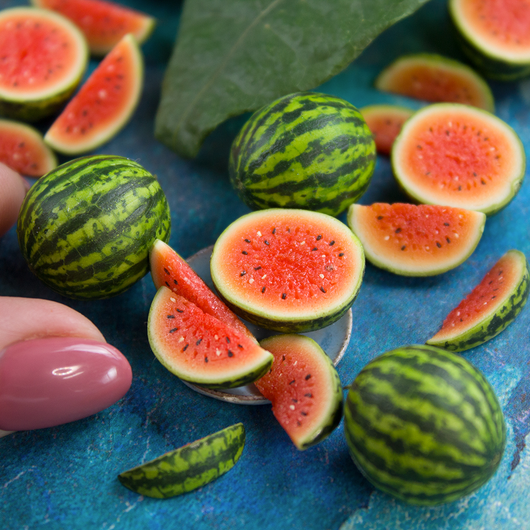 TUTORIAL Miniature Watermelon with polymer clay | Miniature | Inspire ...