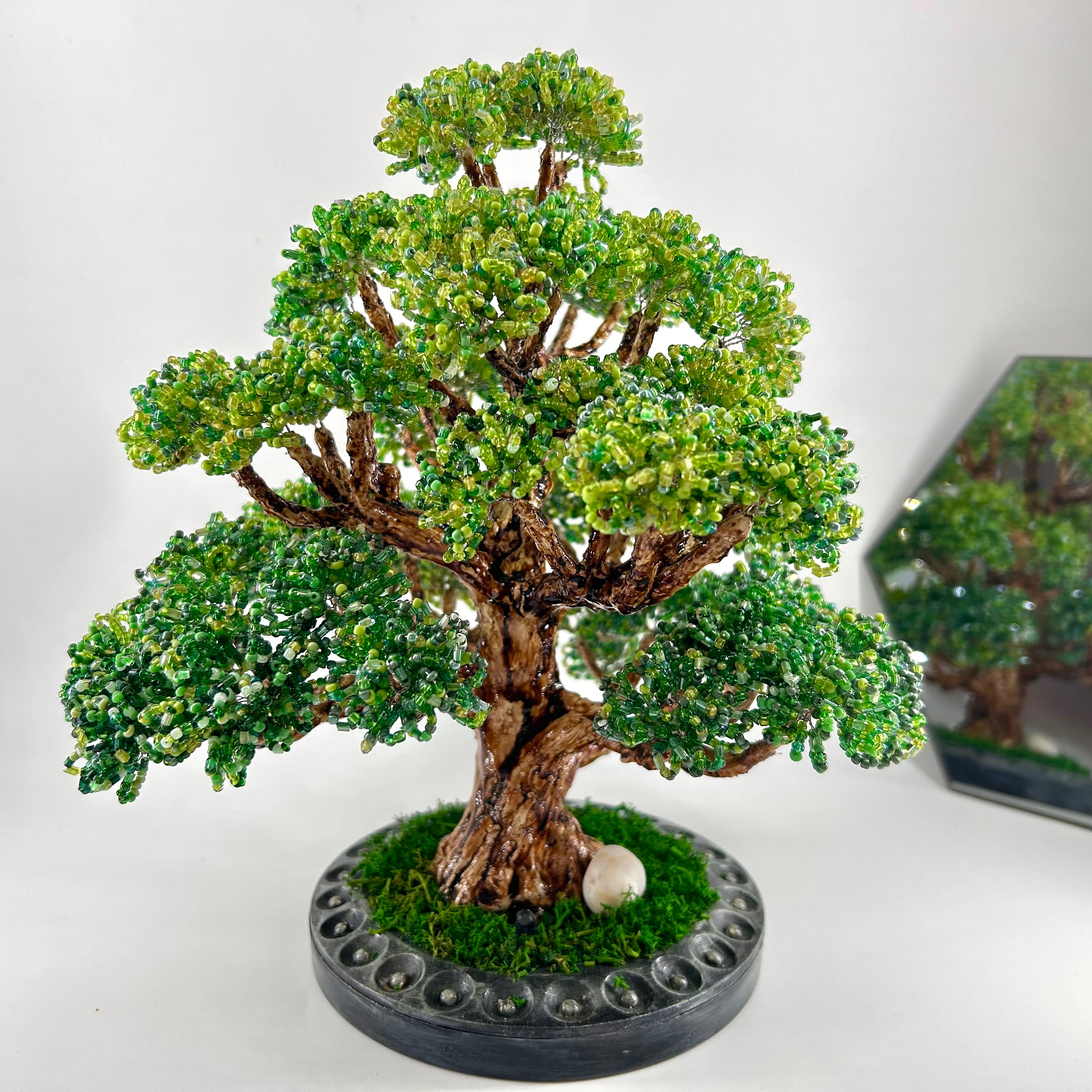 Beaded lamp tree with replaceable batteries - Inspire Uplift