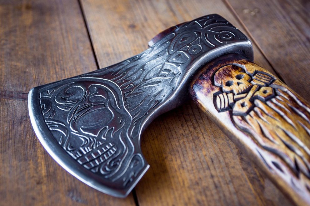 ENGRAVED AXE - SKULL | Inspire Uplift