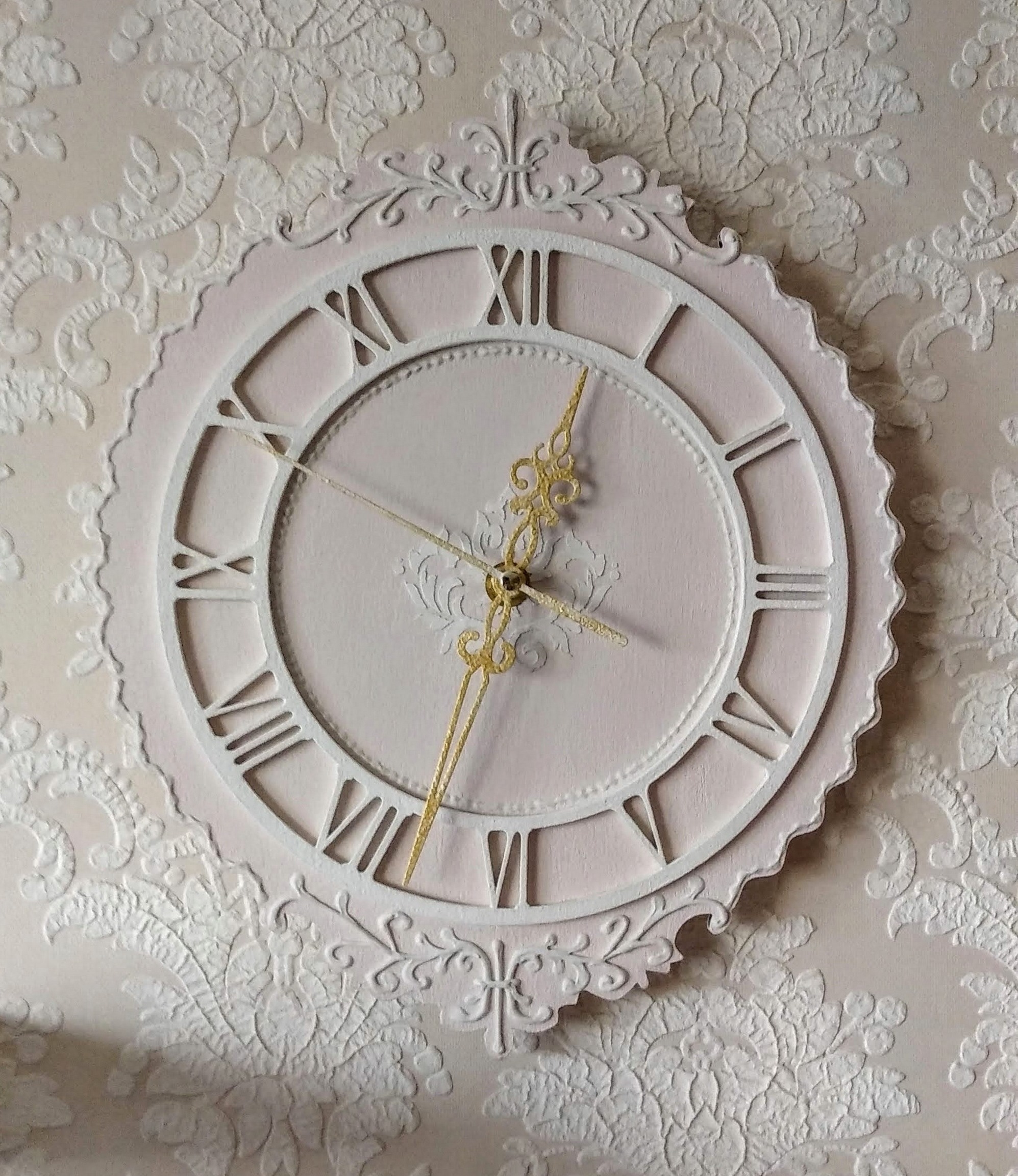 Small wall clock in shabby chic style Silent clock Pink wall | Inspire ...