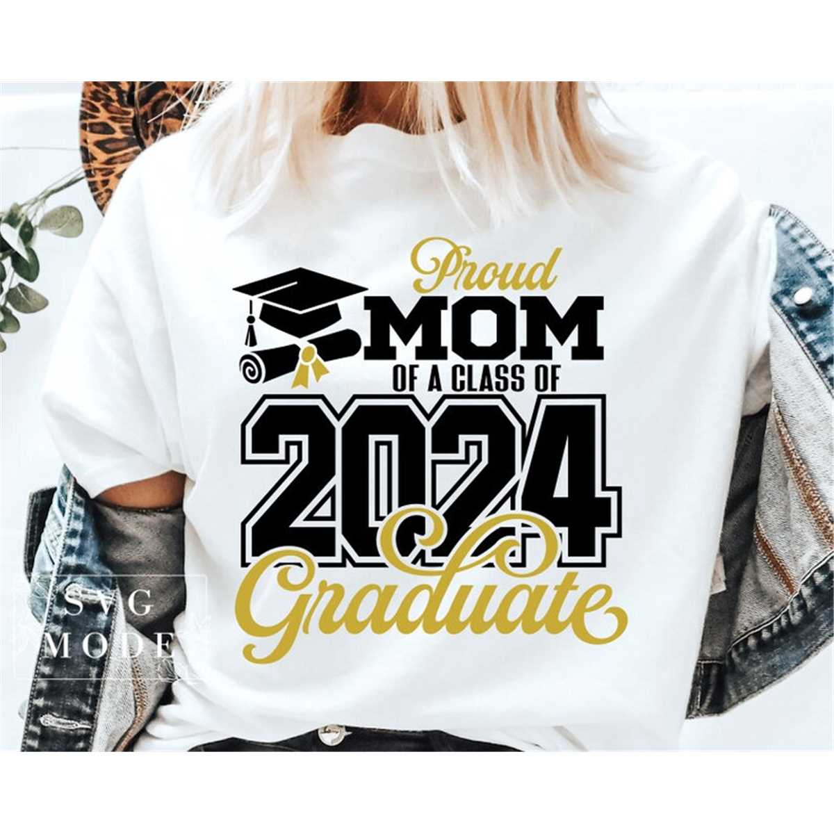 Proud Mom Of A Class Of 2024 Graduate SVG PNG, Class Of 2024 | Inspire ...