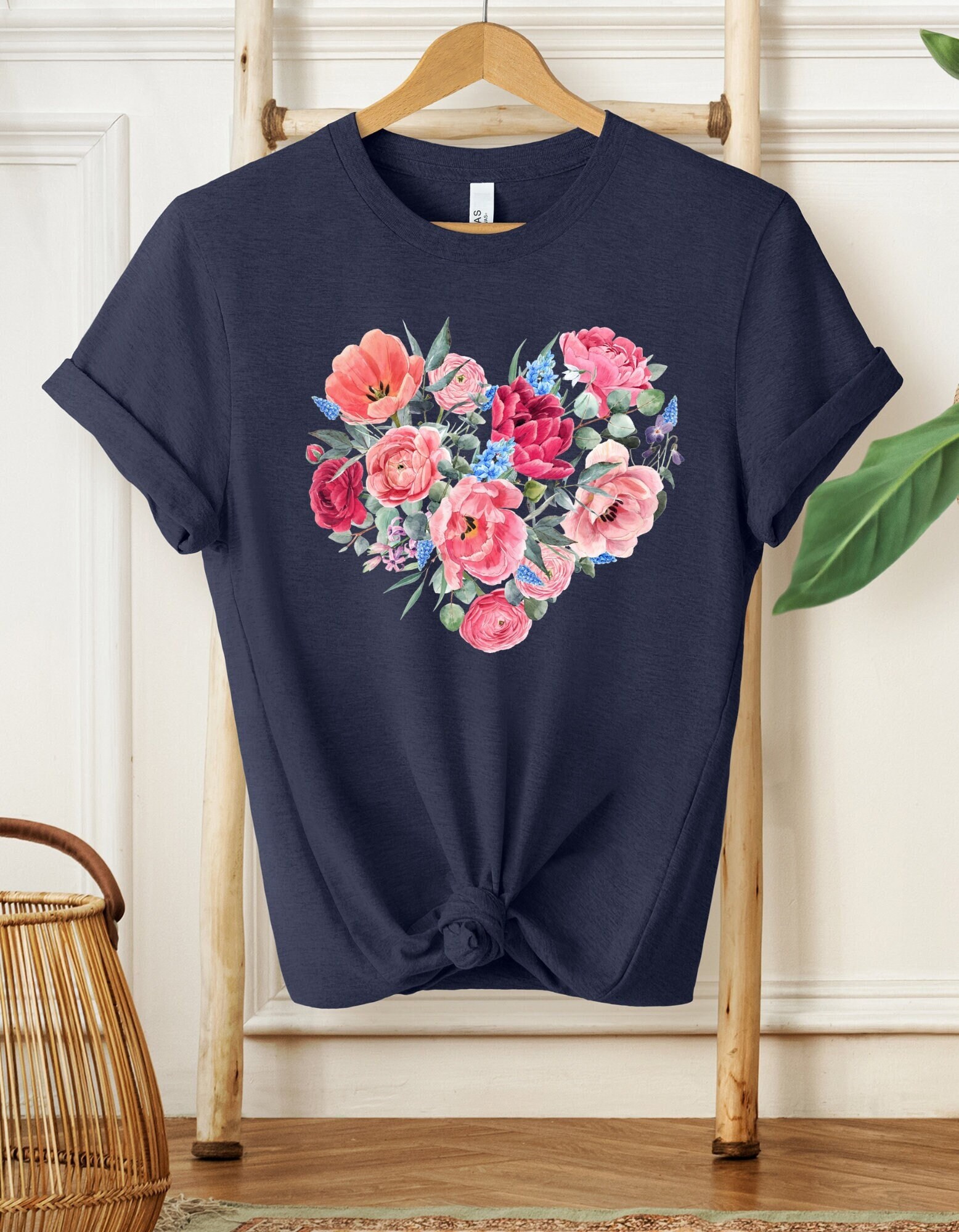 Flower Heart Shirt, Womens Shirt, Flower Shirt, Floral tee, | Inspire ...