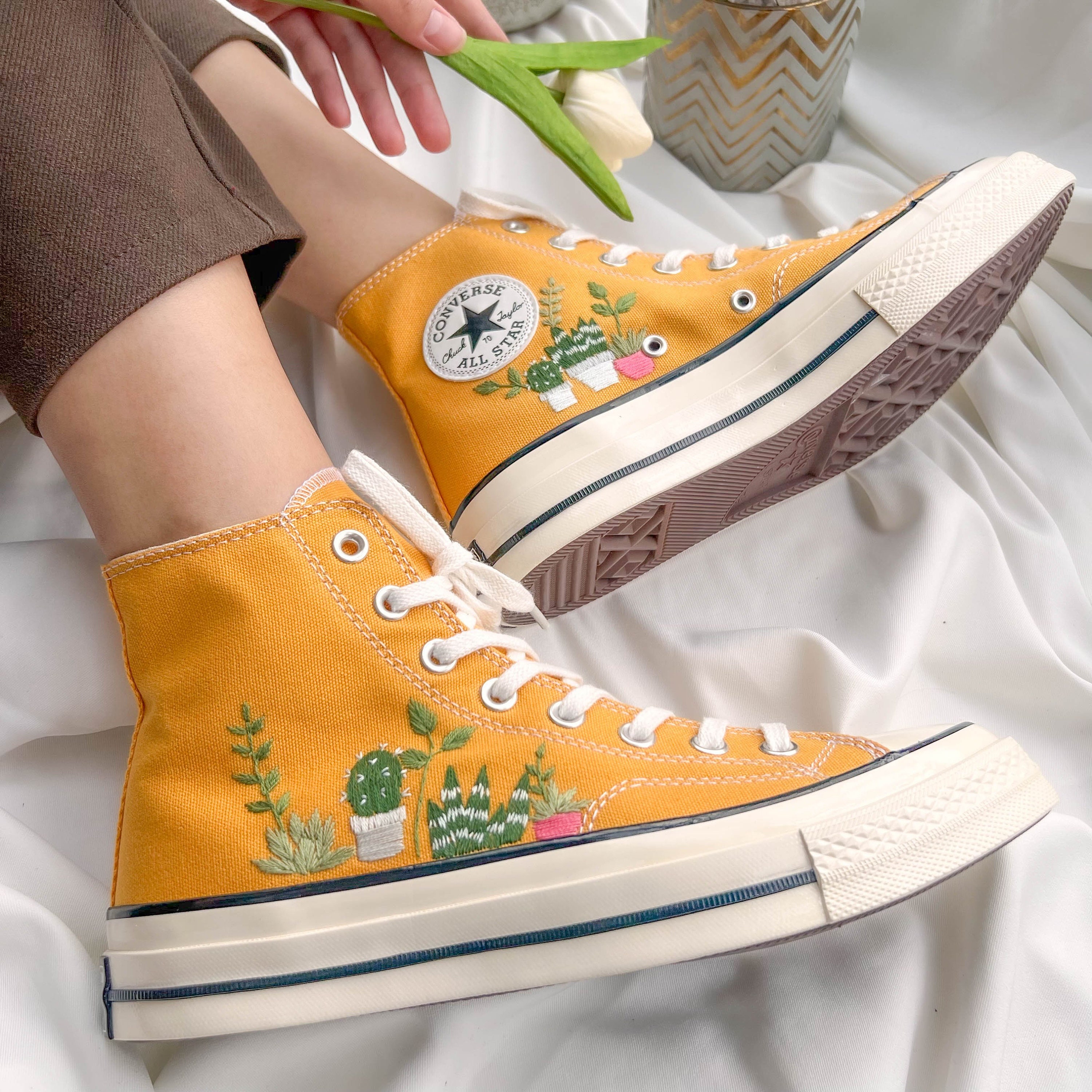 Embroidered Converse,Flower Converse,Converse High Tops Chuc | Inspire ...