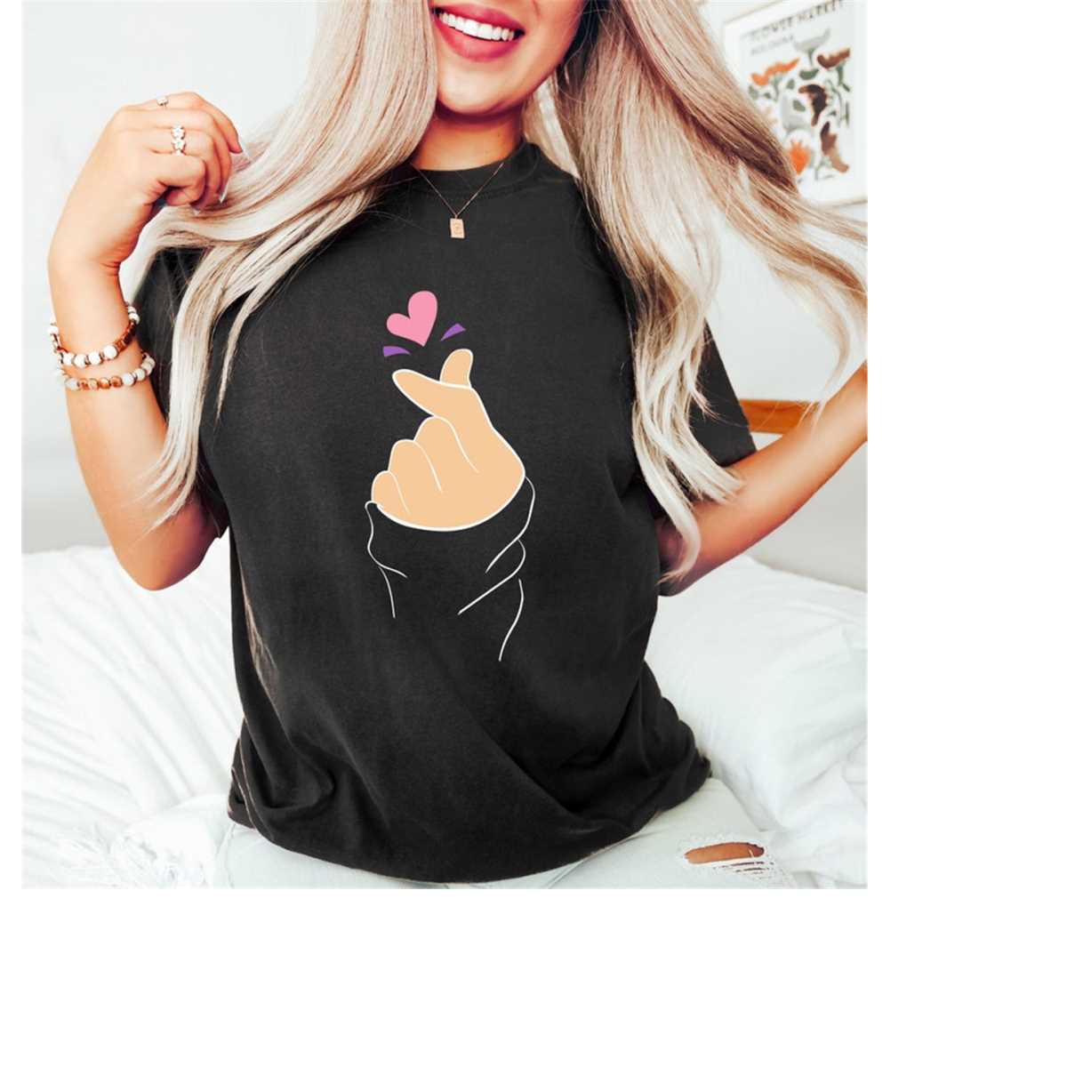 Korean Music Finger Heart Shirt, K-pop Finger Heart Tee, Kor | Inspire ...