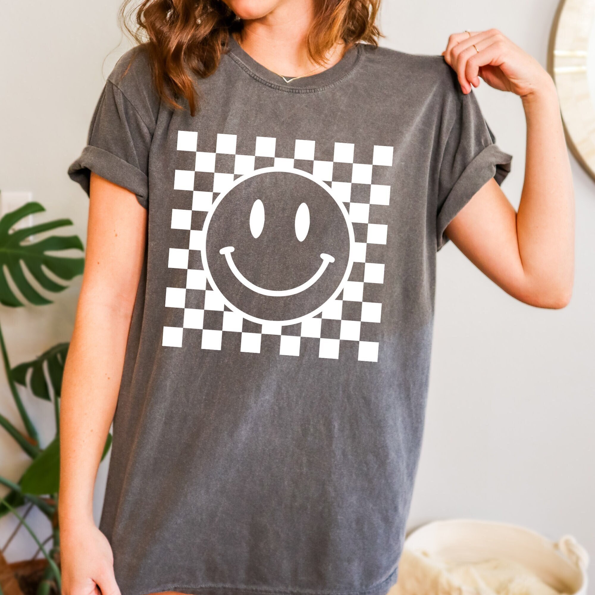 Checkered Smiley Face Shirt, Vintage Smiley Face Trendy Grap | Inspire ...