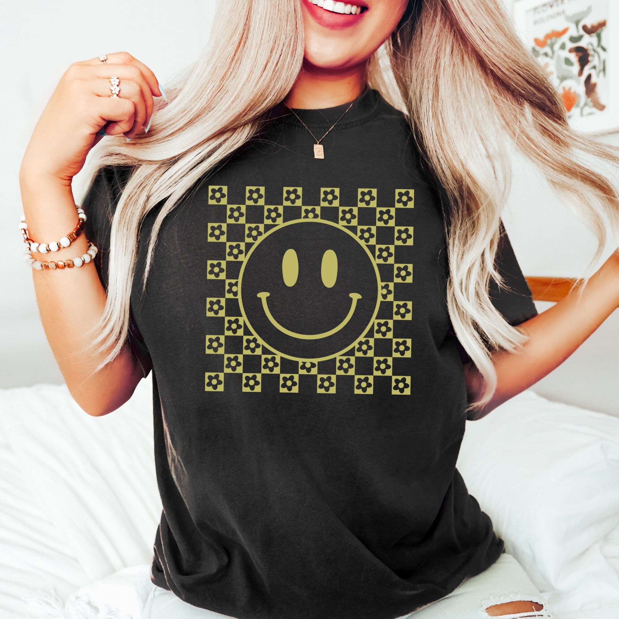 Checkered Smiley Face Shirt, Vintage Smiley Face Trendy Grap | Inspire ...