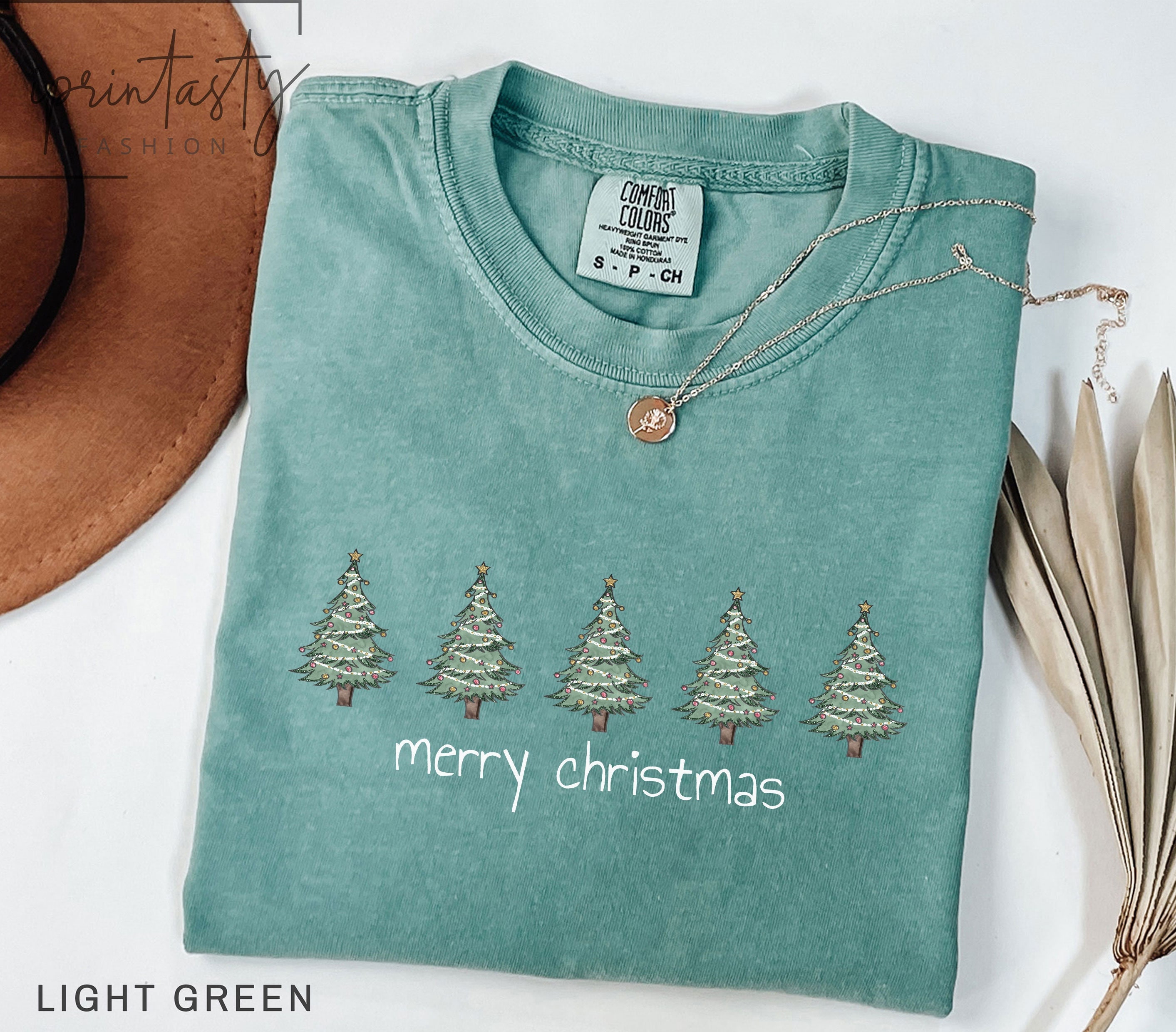 Christmas tree T-Shirt, Minimal Christmas t-shirt, Christmas | Inspire ...