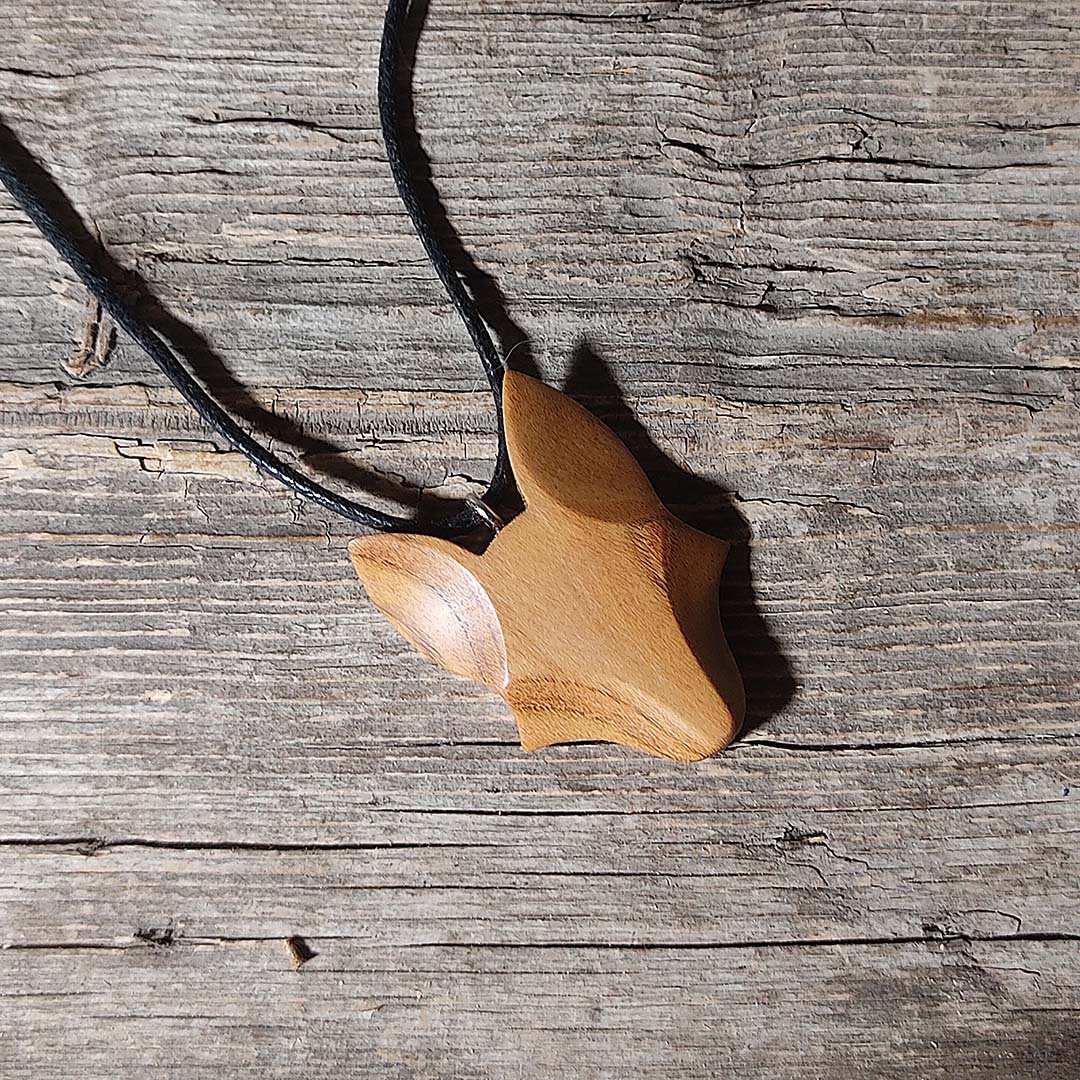 Handmade wooden wolf necklace, Wolf head pendant, wooden cel | Inspire ...