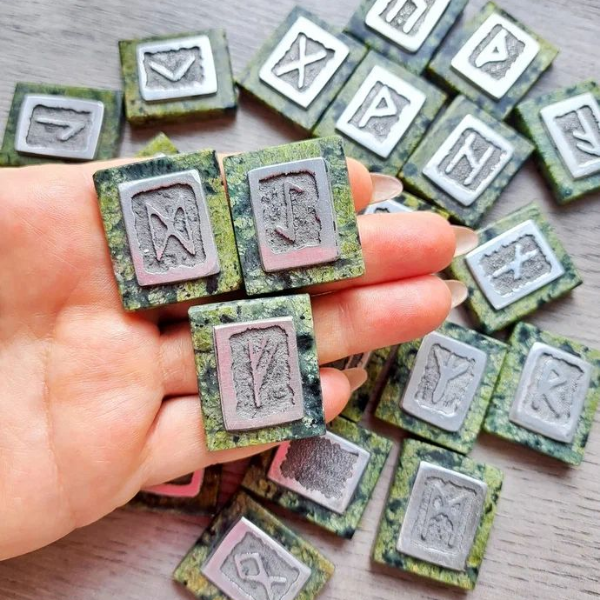 Runic set of serpentinite with metal 25 pieces Divination Fo | Inspire ...