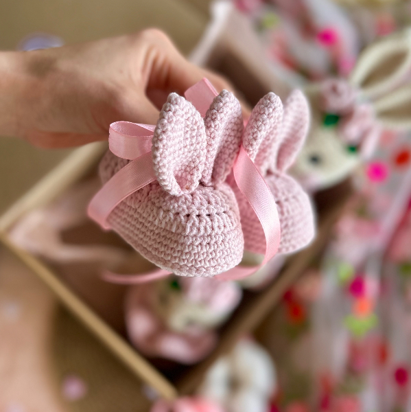 Booties crochet pattern, Instructions crochet booties, DIY, | Inspire ...