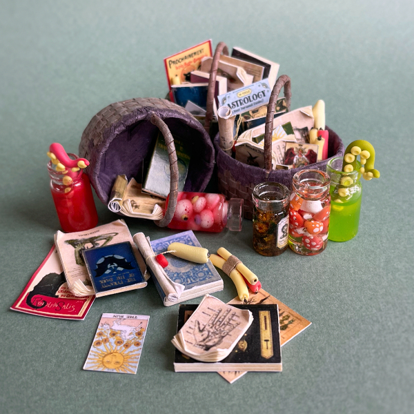 Miniature witch basket in 1:12 scale | Inspire Uplift
