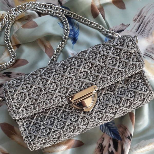 Small evening crochet bag with chain strap - Inspire Uplift