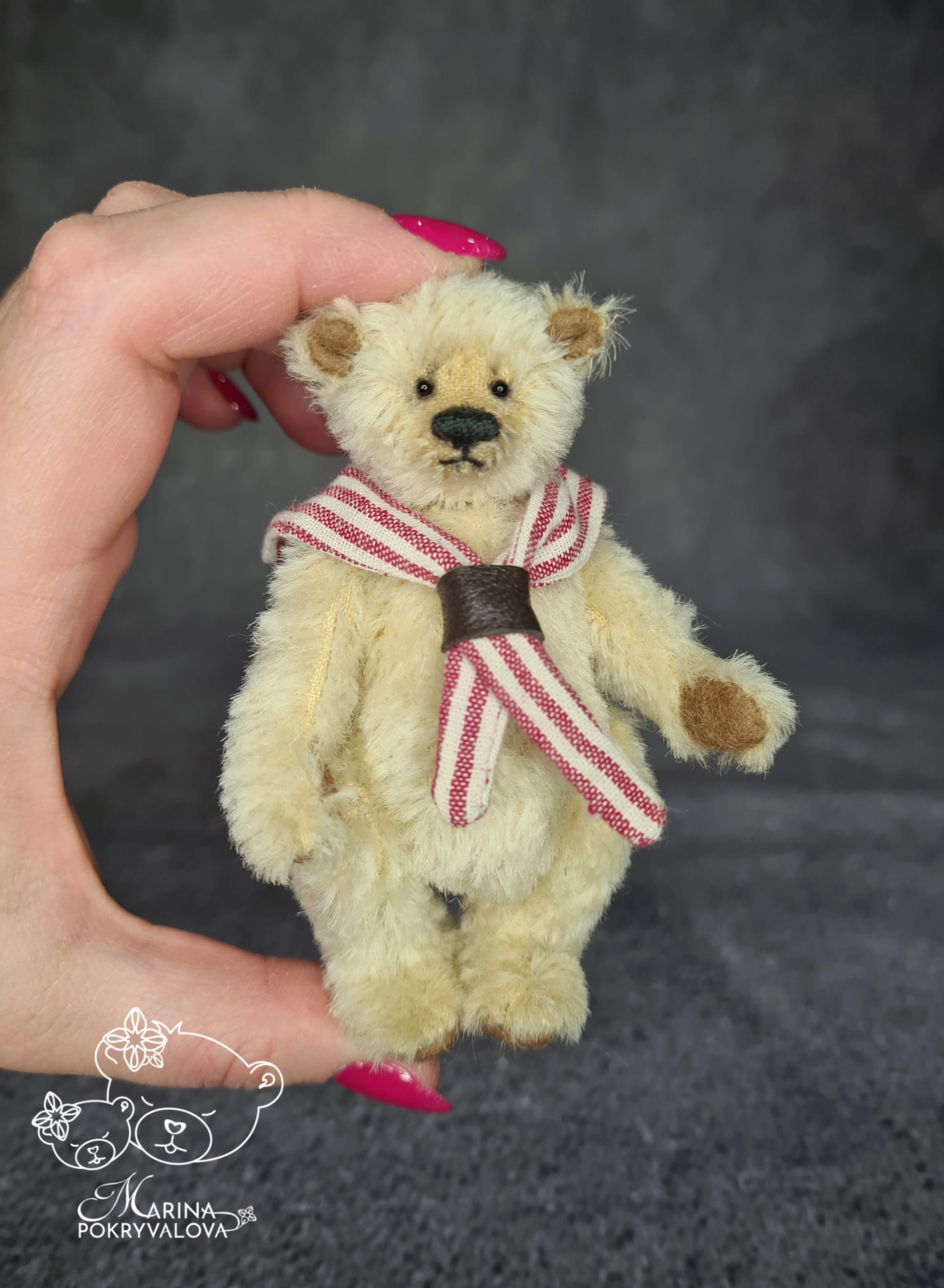 Miniature teddy bear. Jointed bear. Classic teddy bear. Hand | Inspire ...
