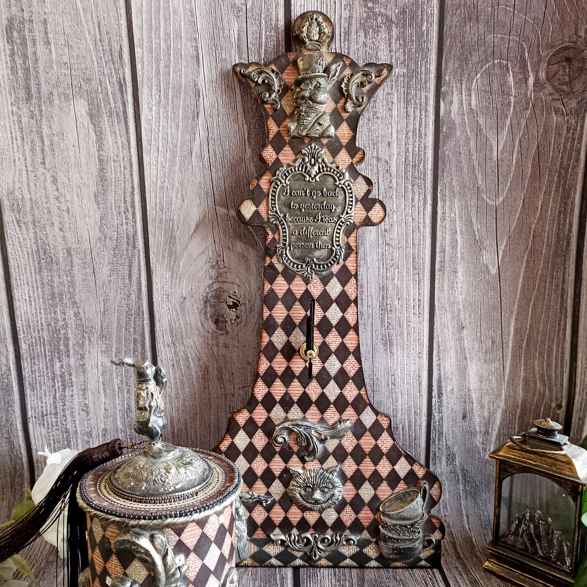 Brown Wall clock, Alice clock,Alice in Wonderland Clock, Red | Inspire ...